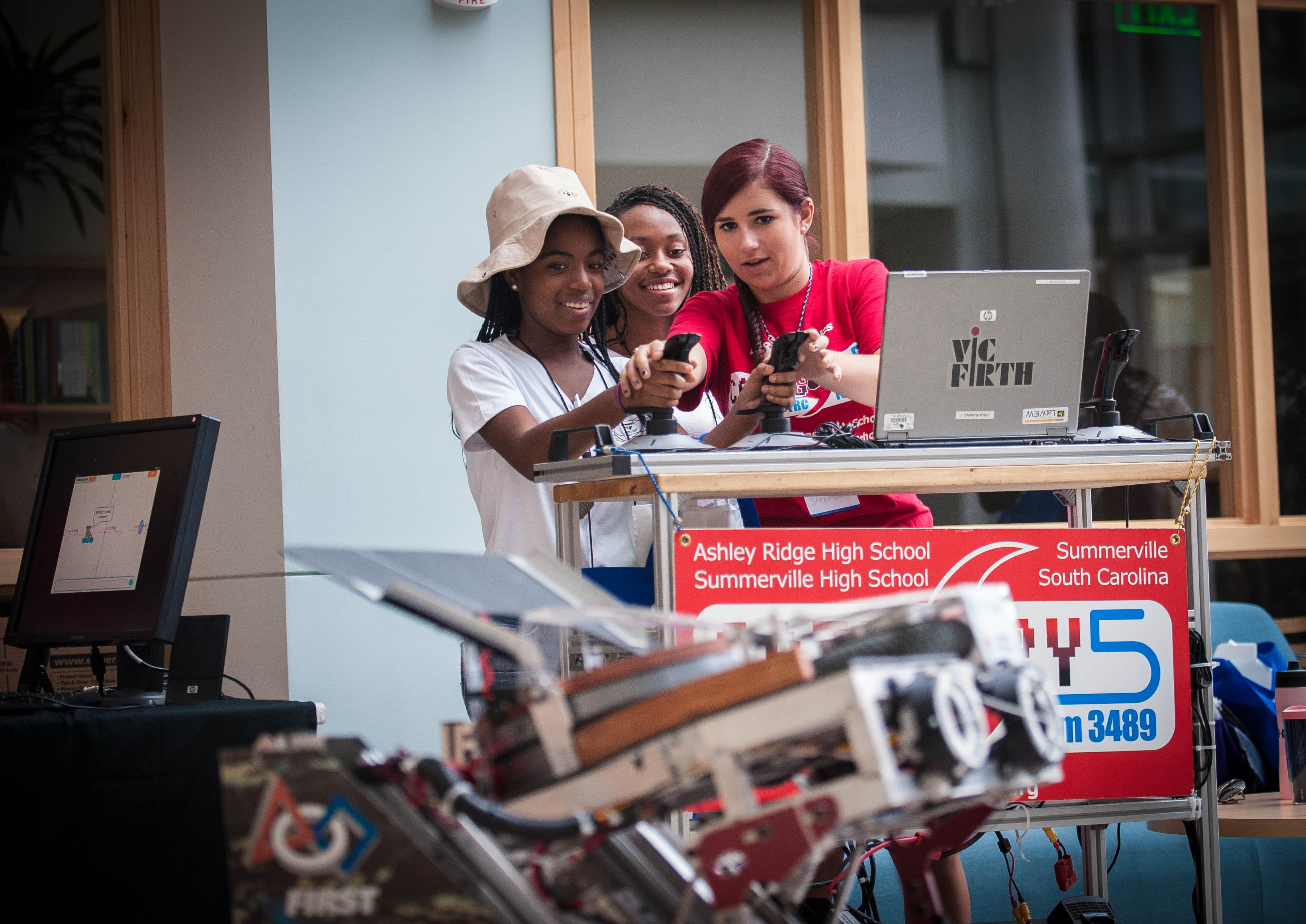 SPAWAR Inspires Girls to Explore STEM Careers > Joint Base Charleston ...
