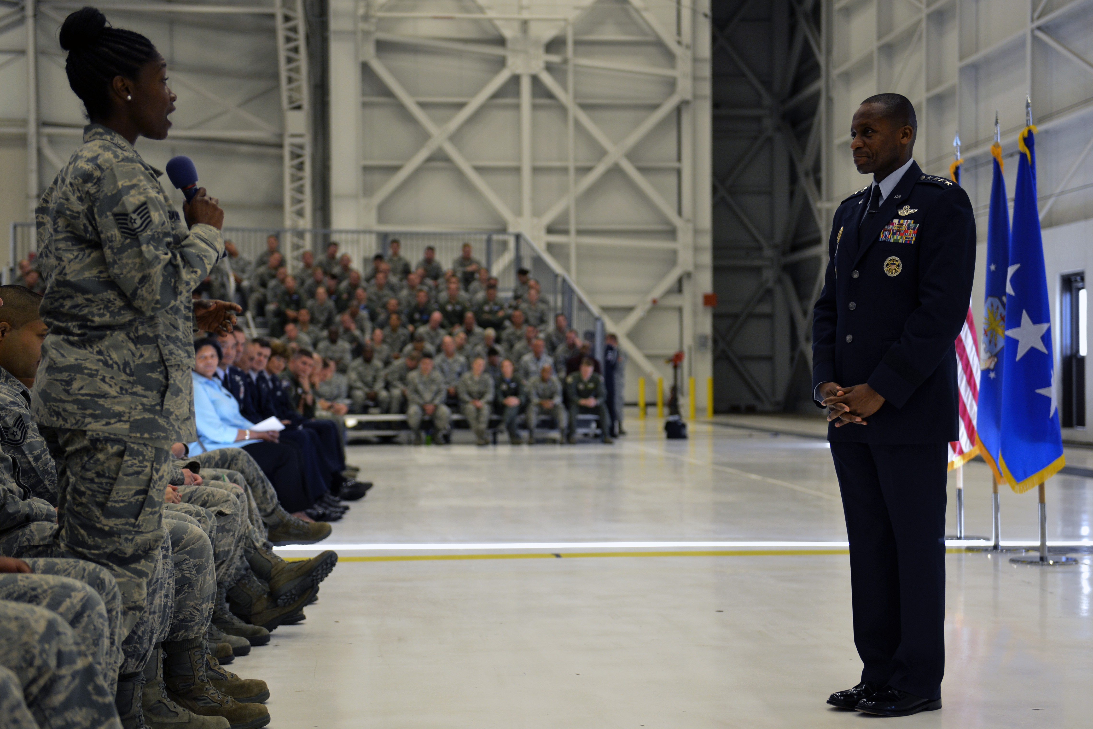 AMC Commander visits JBLM > Air Mobility Command > Article Display