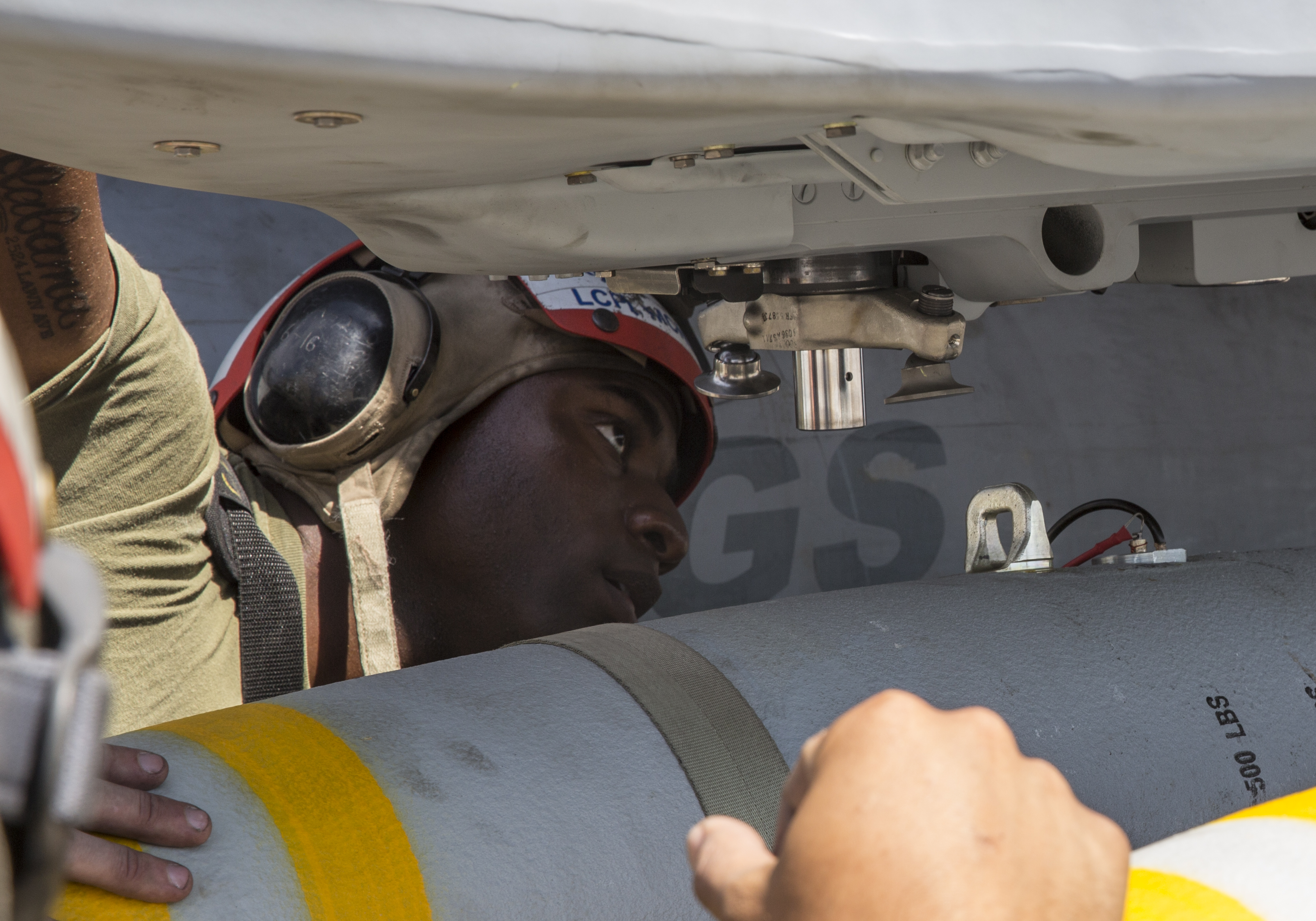 Viking ordnance Marines conducts high-explosive loading training