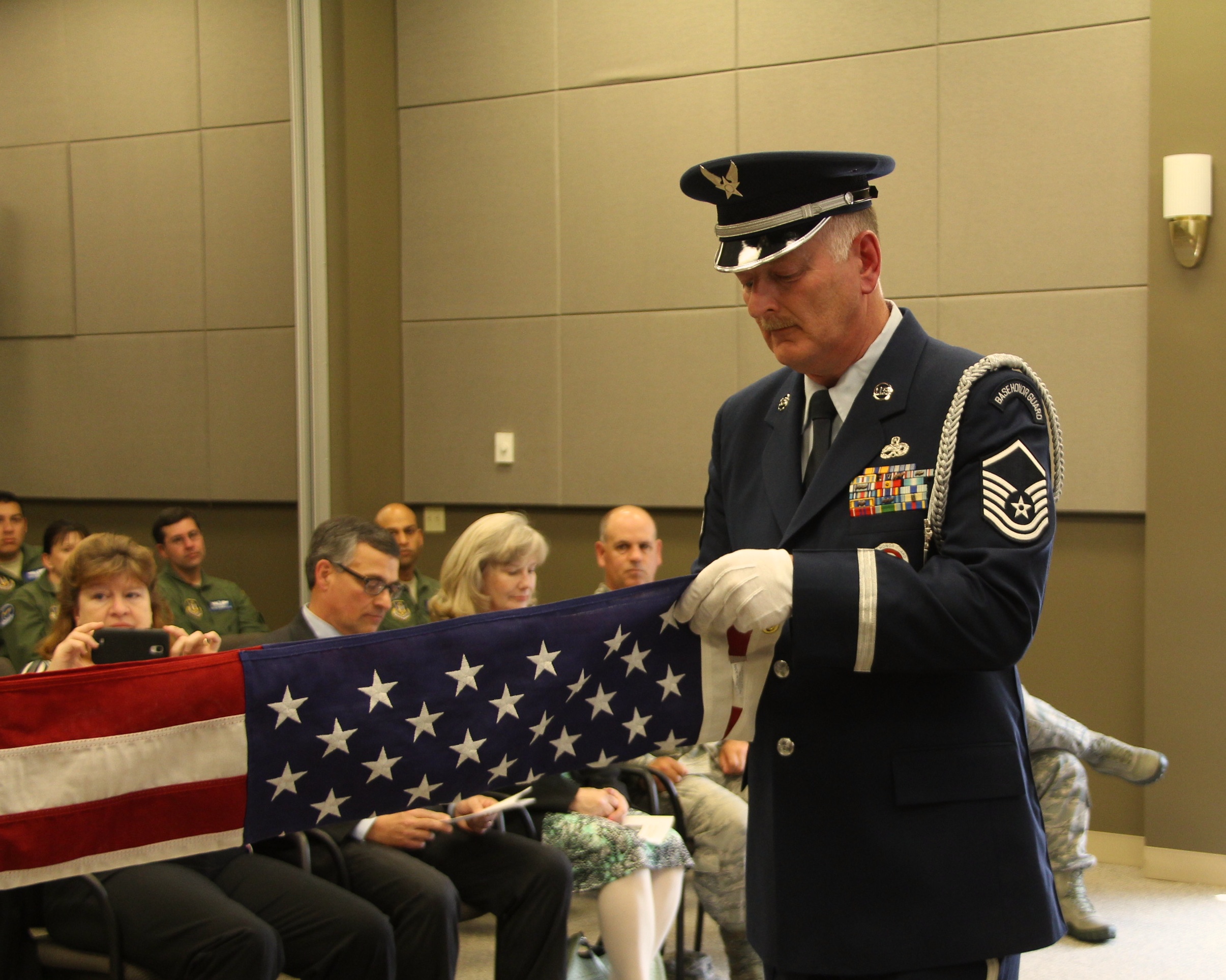 Honoring those who serve the 932nd Airlift Wing > 932nd Airlift Wing ...