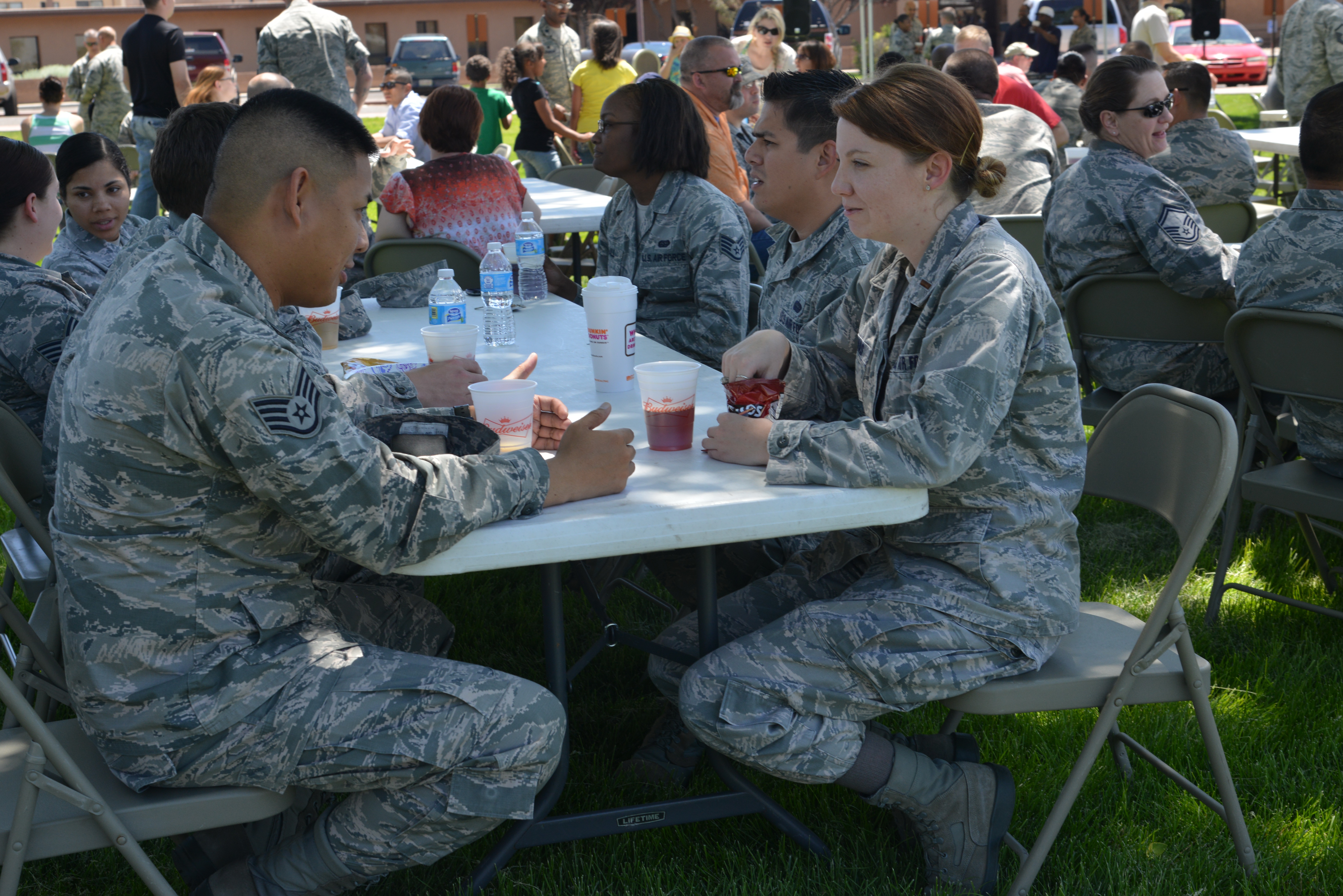 Picnic celebration > Kirtland Air Force Base > Article Display