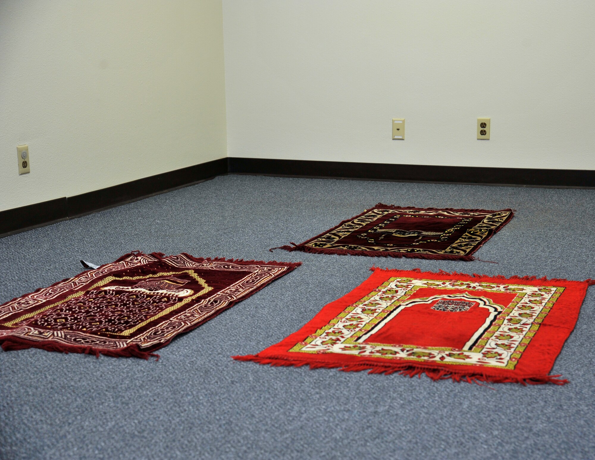 Laughlin's chaplains open new prayer room > Laughlin Air Force Base ...