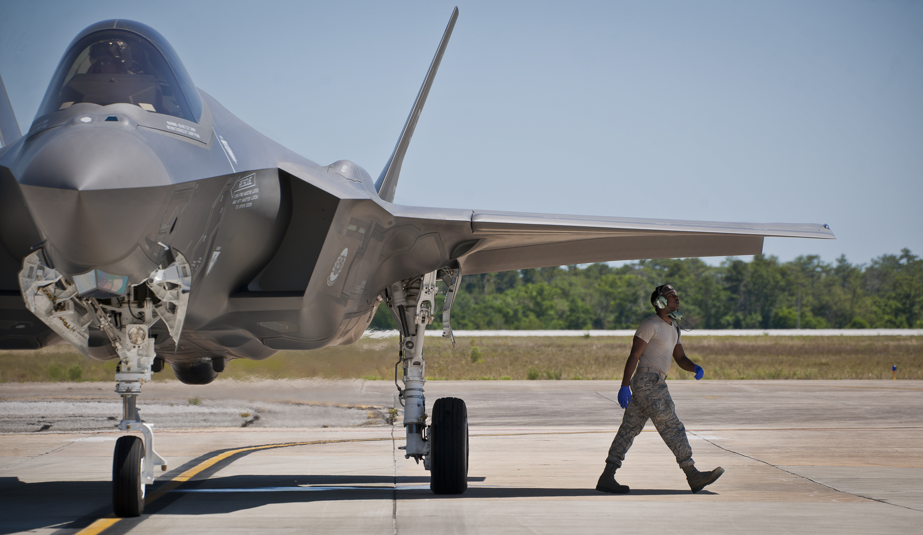 Inspecting the Lightning > Eglin Air Force Base > Article Display