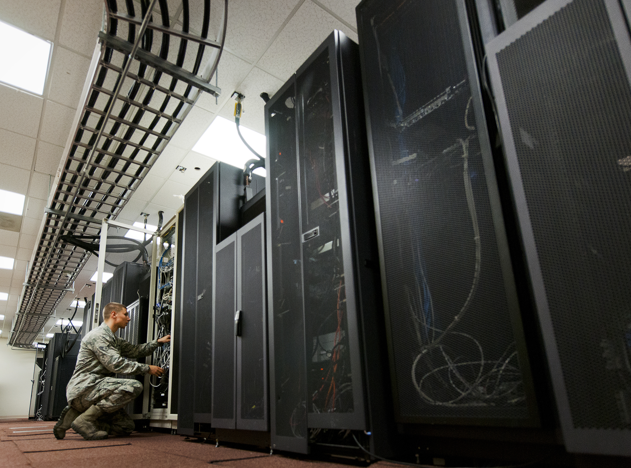 Network Ops keep Team Eglin connected > Eglin Air Force Base > Article ...