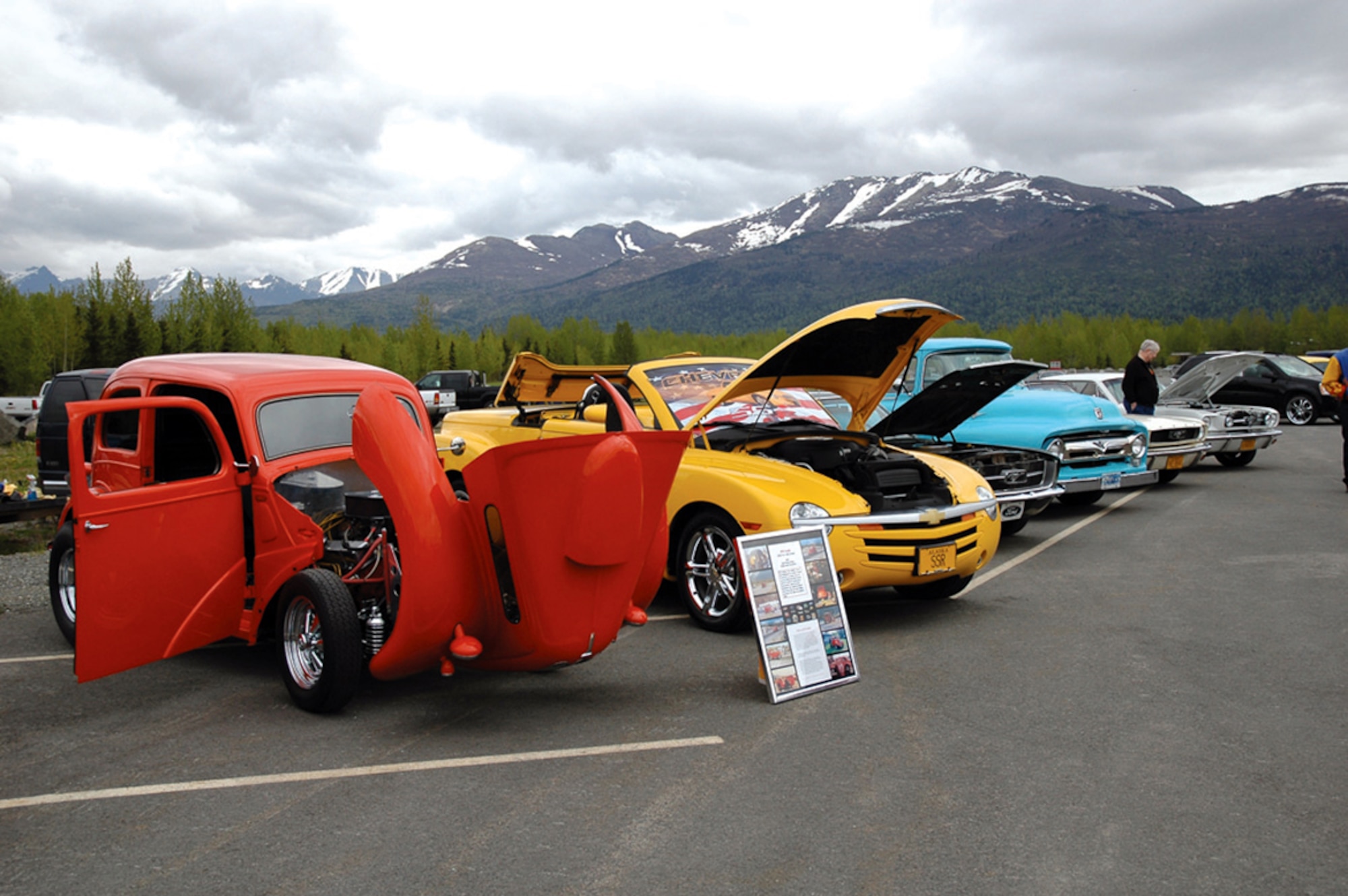 673d FSS hosts annual JBER car and bike show > Joint Base Elmendorf ...