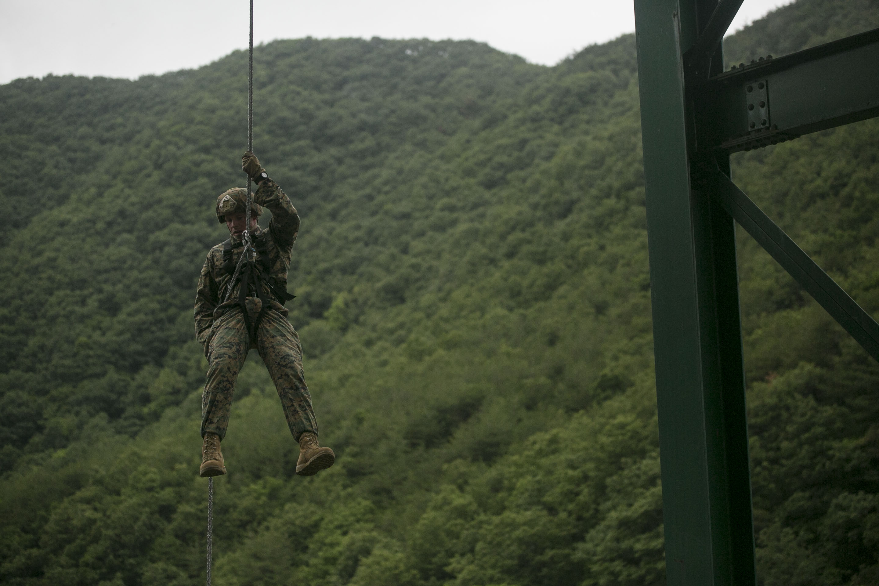ROK soldiers, US Marines strap in for Mountain Warfare Training Course ...