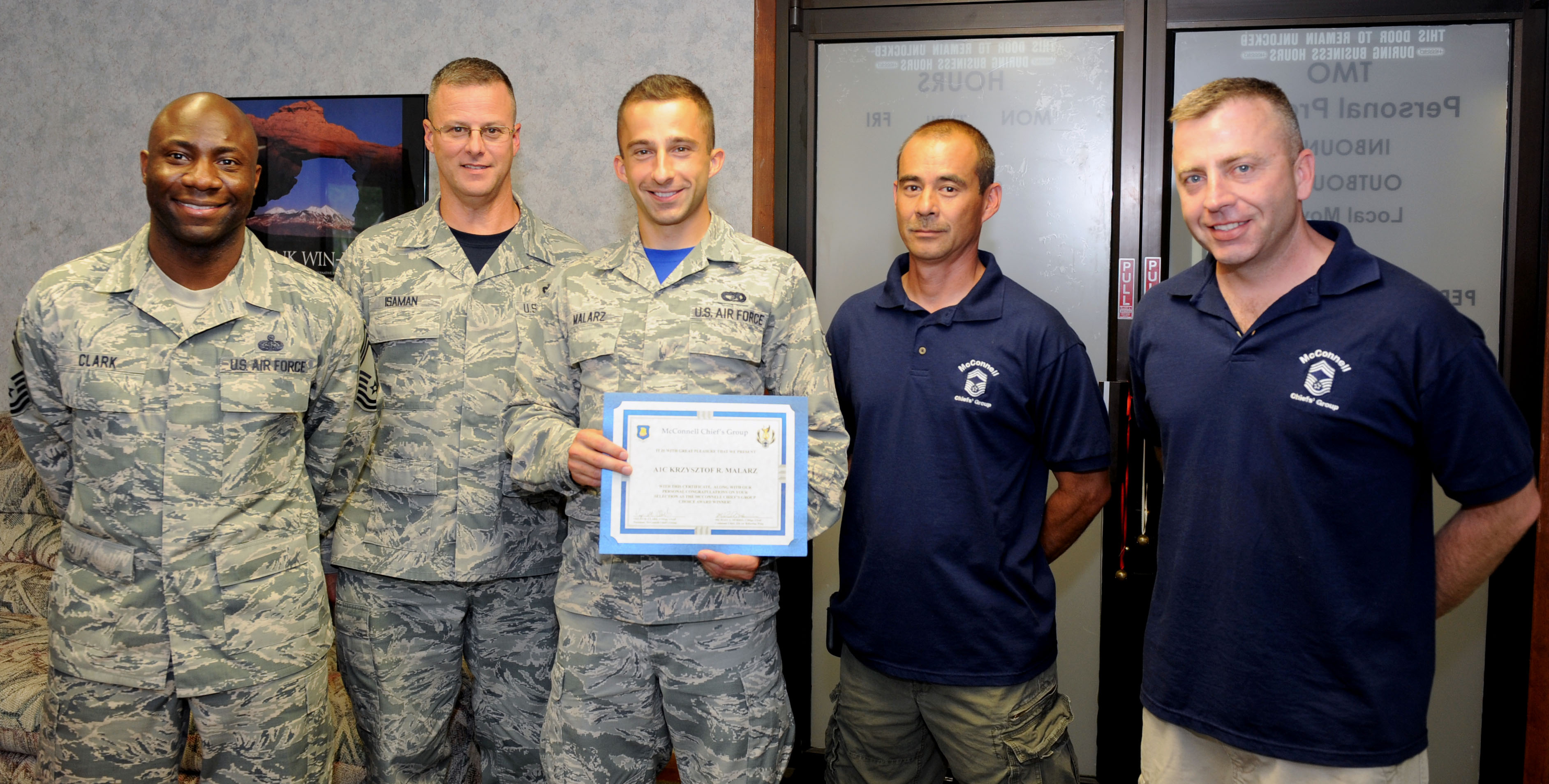 Airman receives award