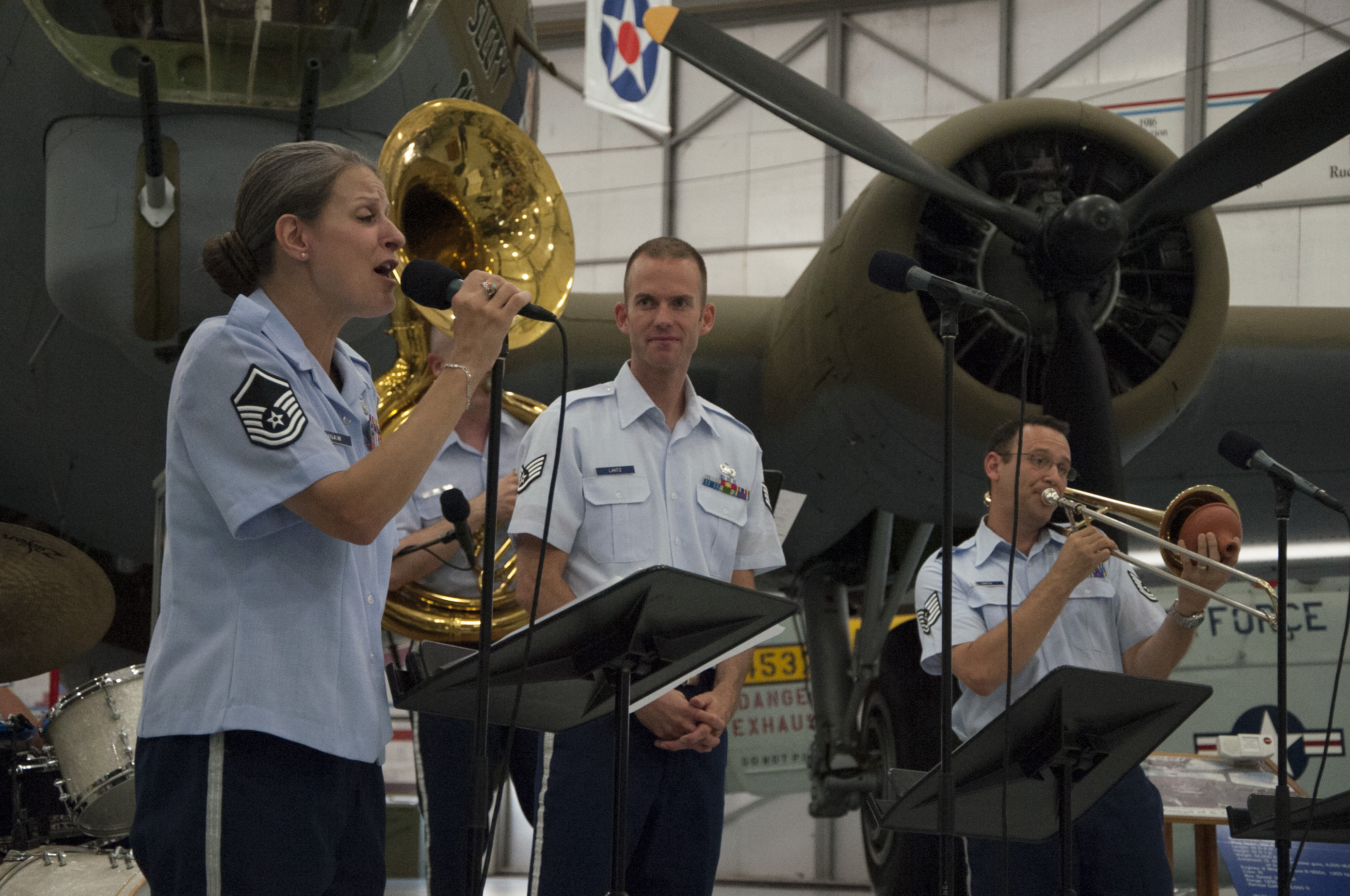 Band performs jazz at AMC Museum > Dover Air Force Base > Article Display