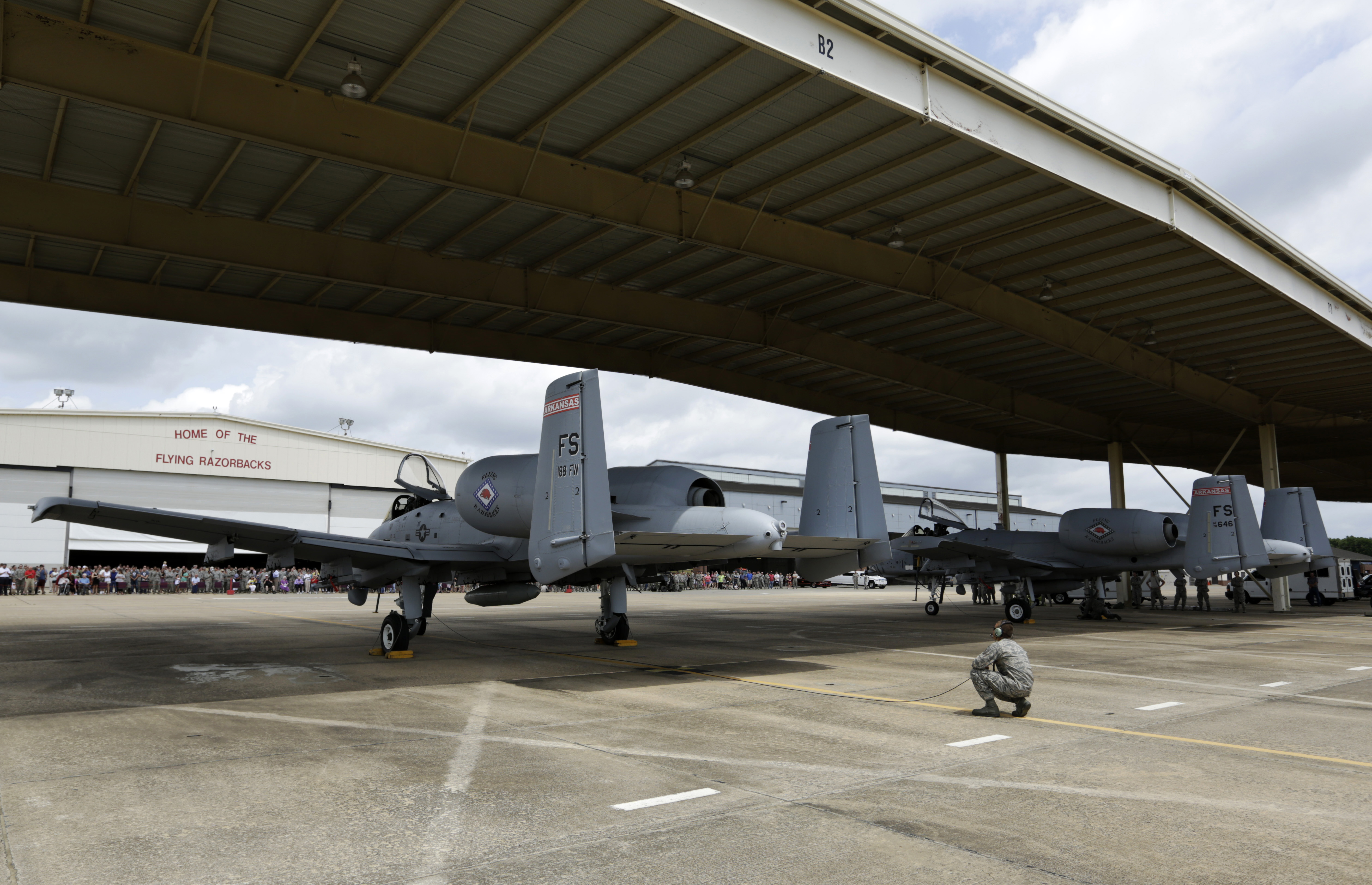 Flying Razorbacks bid farewell to A-10 aircraft > Air National Guard ...