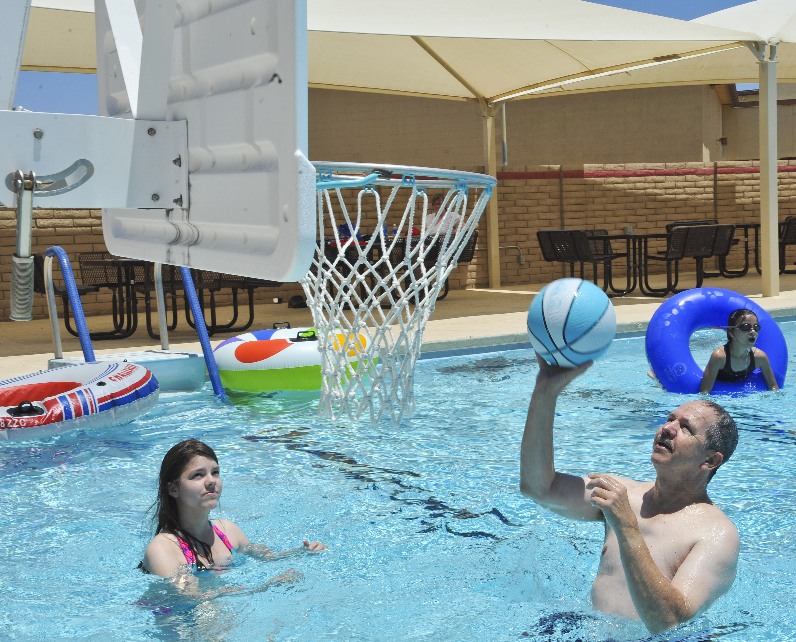 Splish splash, Silver Wings pool is back! > Luke Air Force Base ...