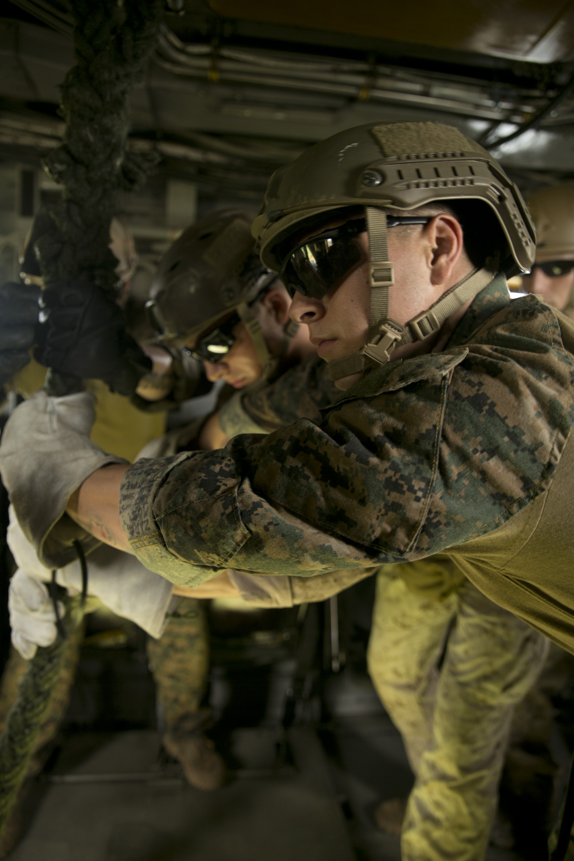 Reconnaissance Marines plunge into action for upcoming deployment