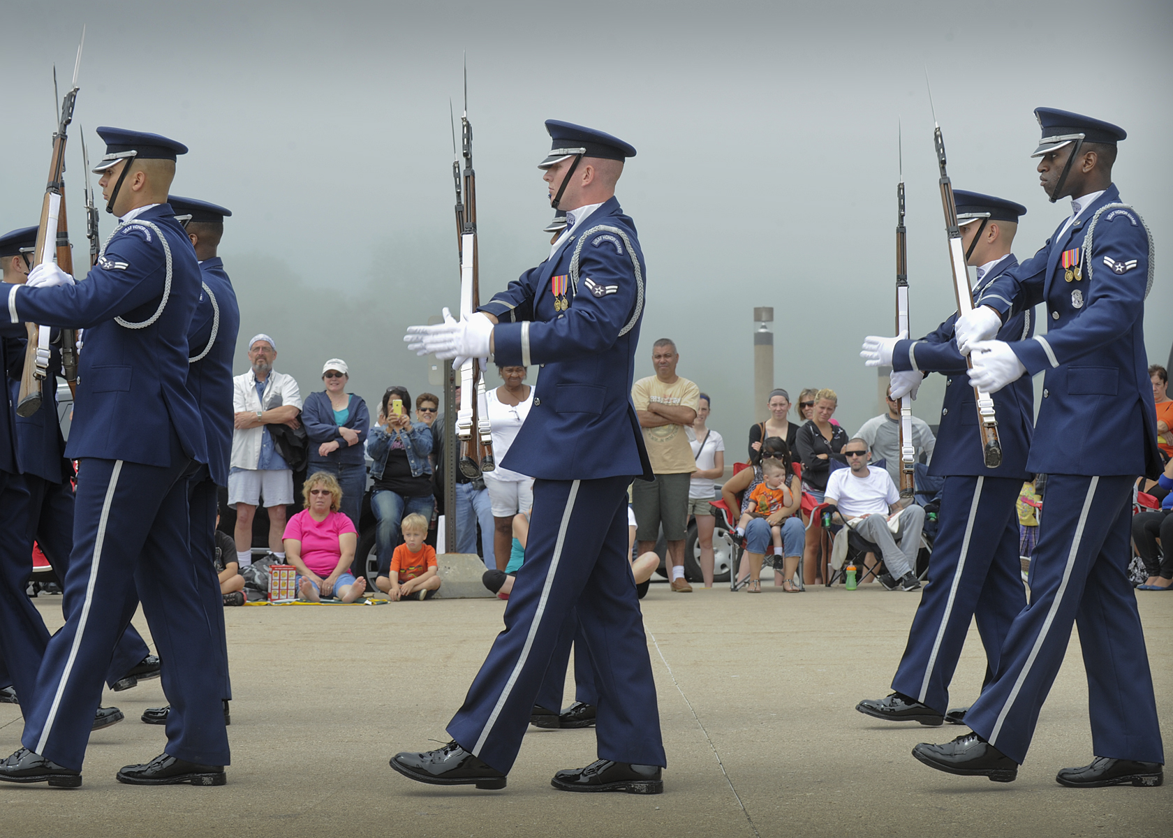 Drill Team travels to Milwaukee for Midwest tour > Air Force Honor ...