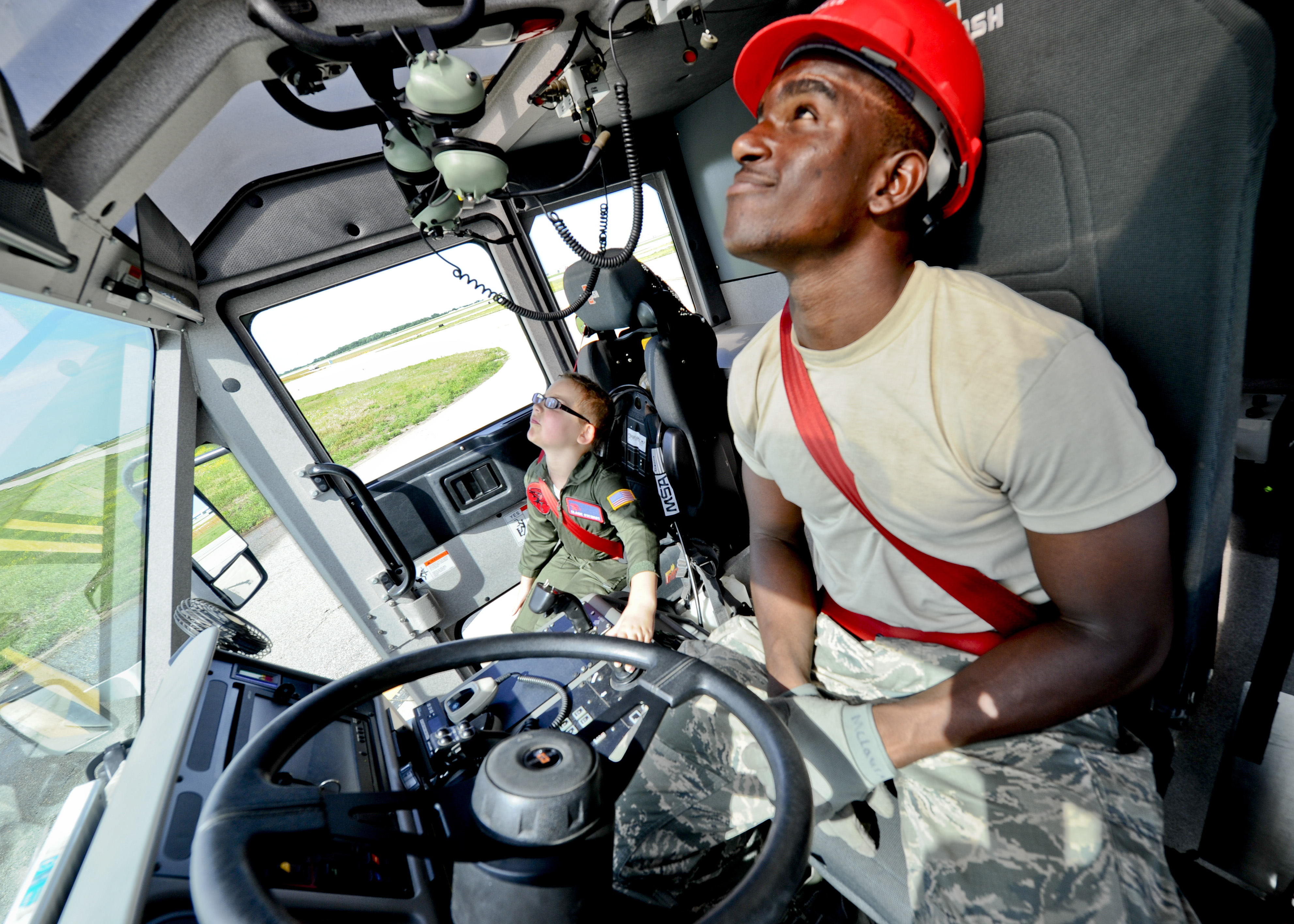 350th ARS recruits 9-year-old pilot > Air Mobility Command > Article ...