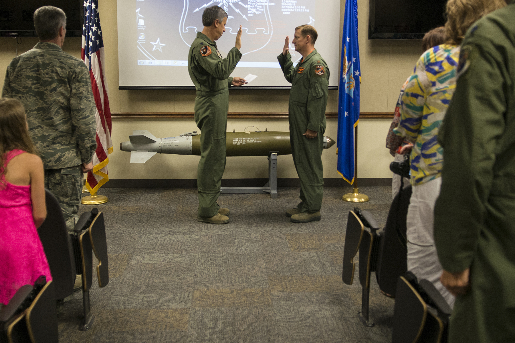 Maj. Adams gets pinned > 307th Bomb Wing > Article Display