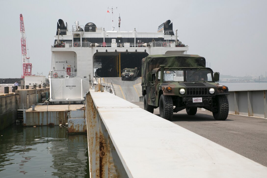 US Marine offload signals start of Korean Marine Exchange Program 14-7