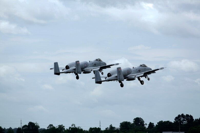 Flying Razorbacks bid farewell to A-10 aircraft > Air National Guard ...