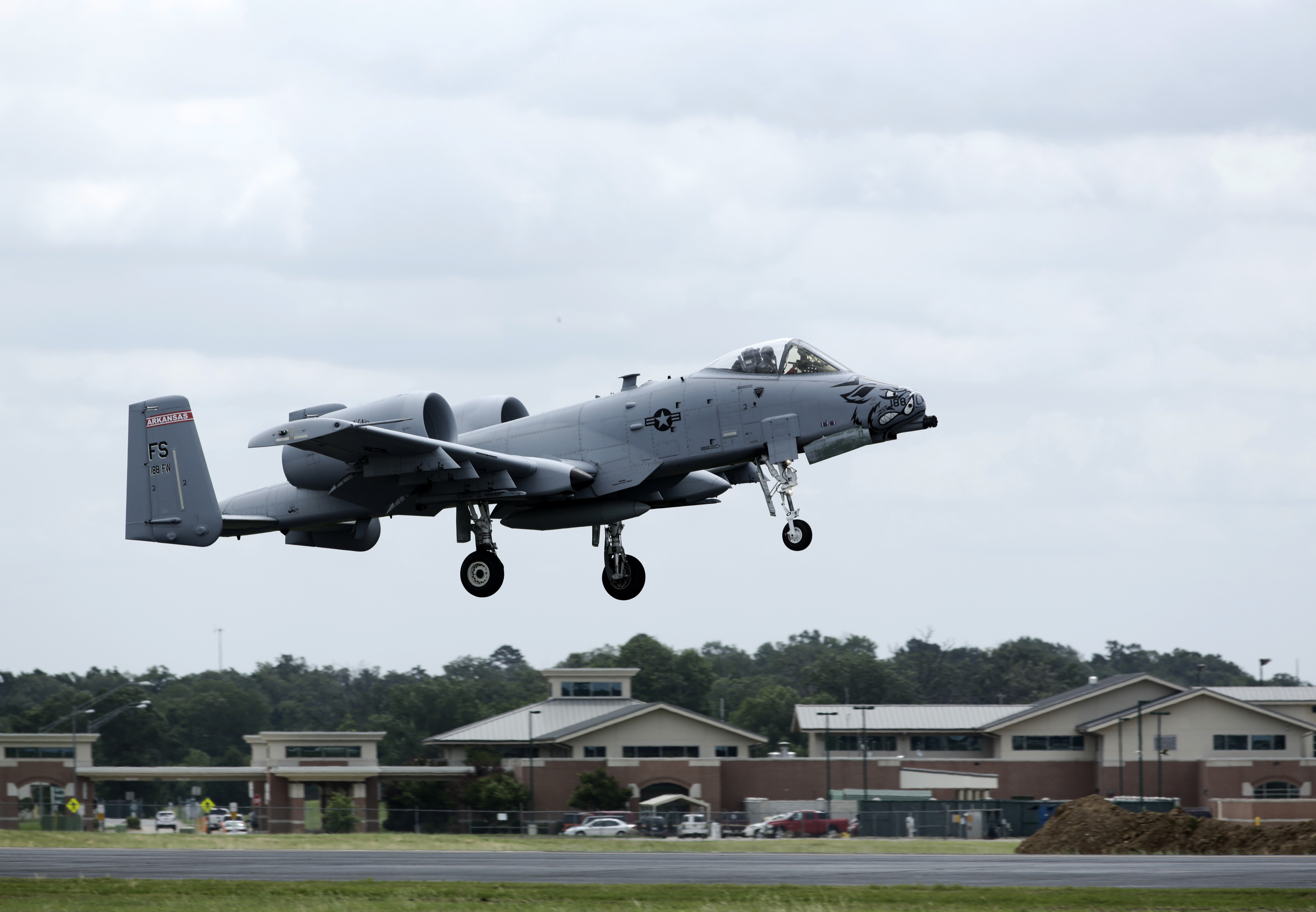 Flying Razorbacks bid farewell to A-10 aircraft > Air National Guard ...