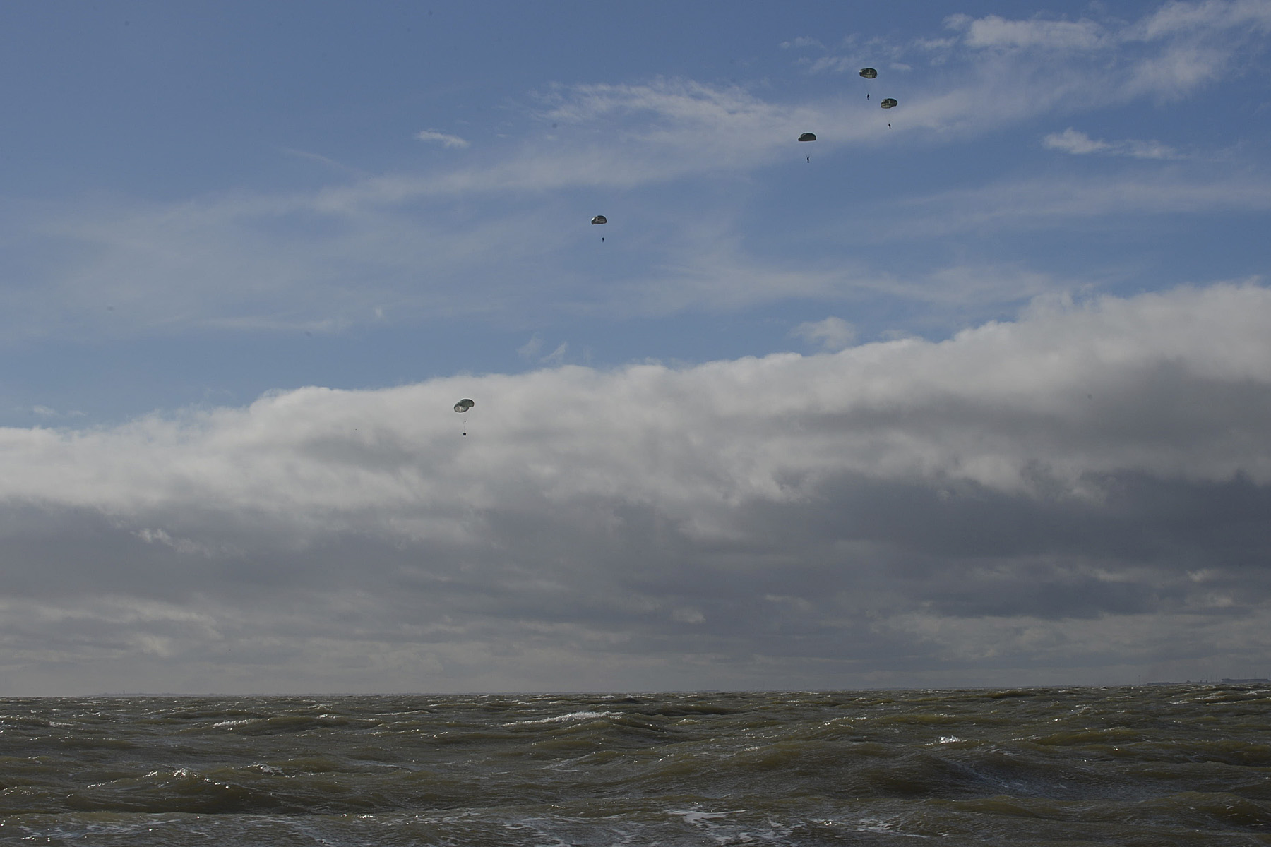 56th RQS, 7th SOS make a splash > Air Force Special Operations Command ...