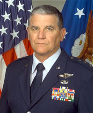 AMA Honors Former Air Force Surgeon General with Top Government Service ...