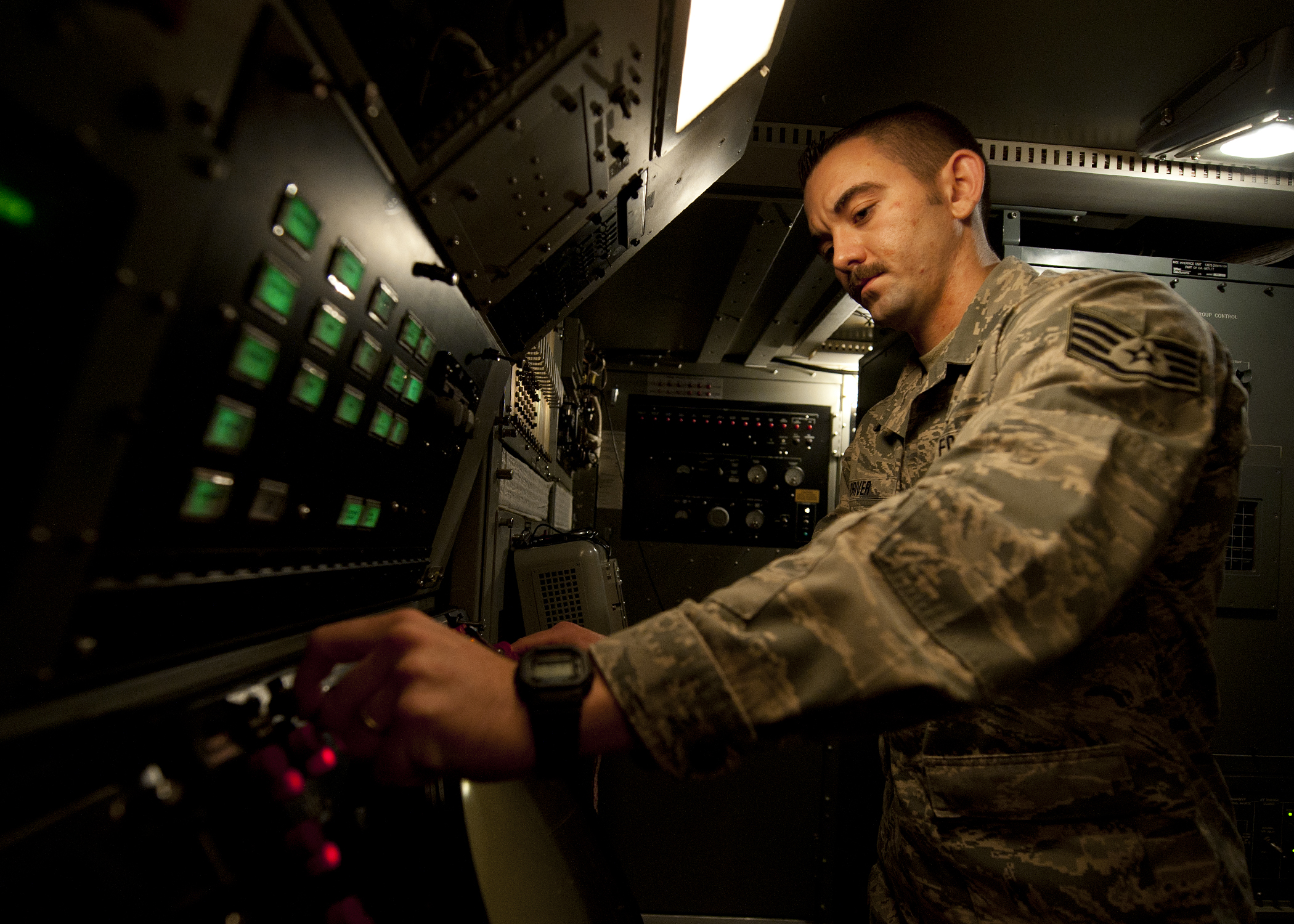 Radar maintenance ensures Kingpin has eyes on the sky > U.S. Air Forces ...
