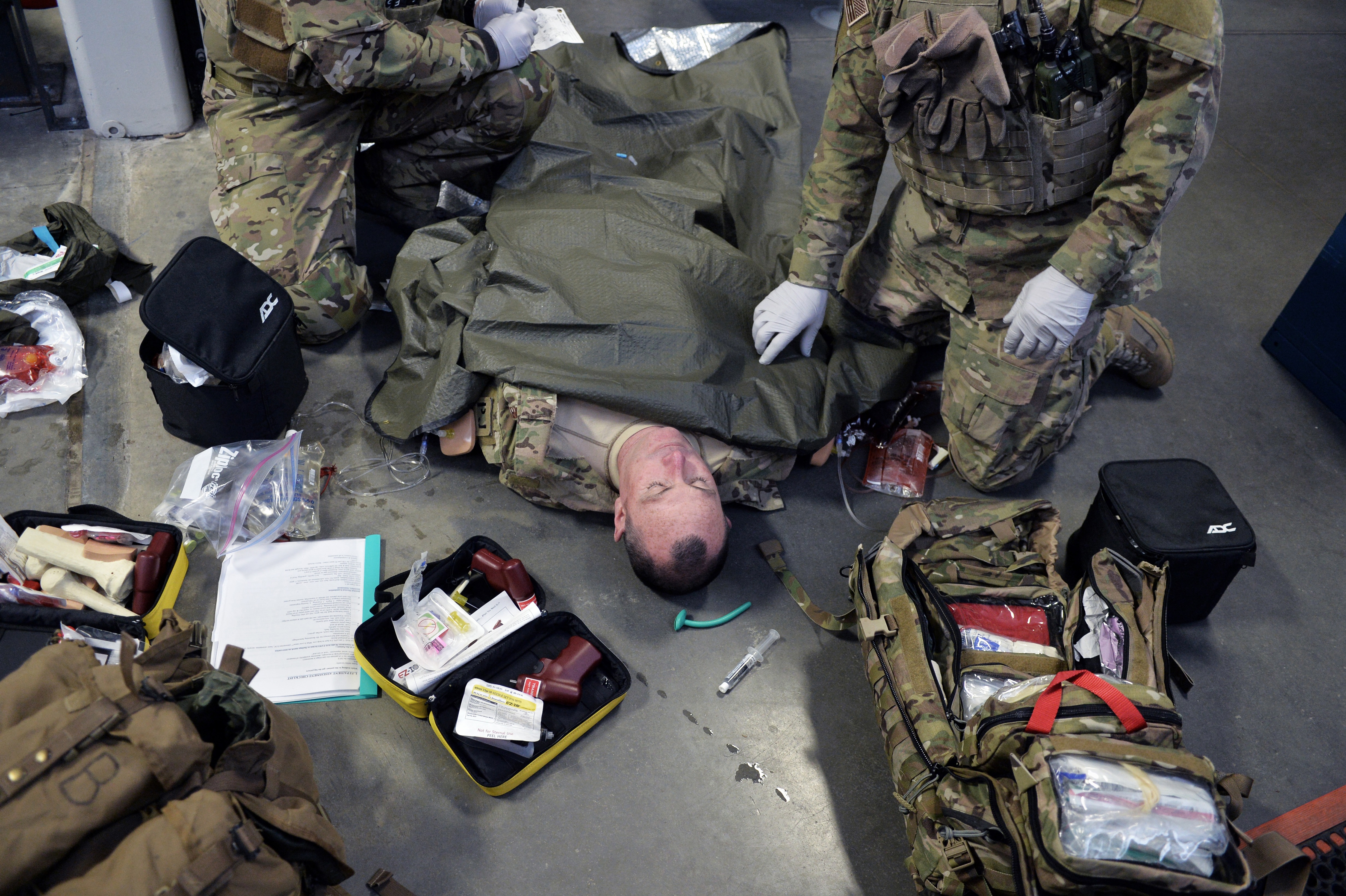 New York Air National Guard Pararescue Jumpers Hone Emergency Medical ...