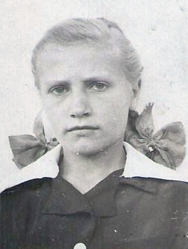 A story of hardship--Jeanne Rapp > Air Mobility Command > Display