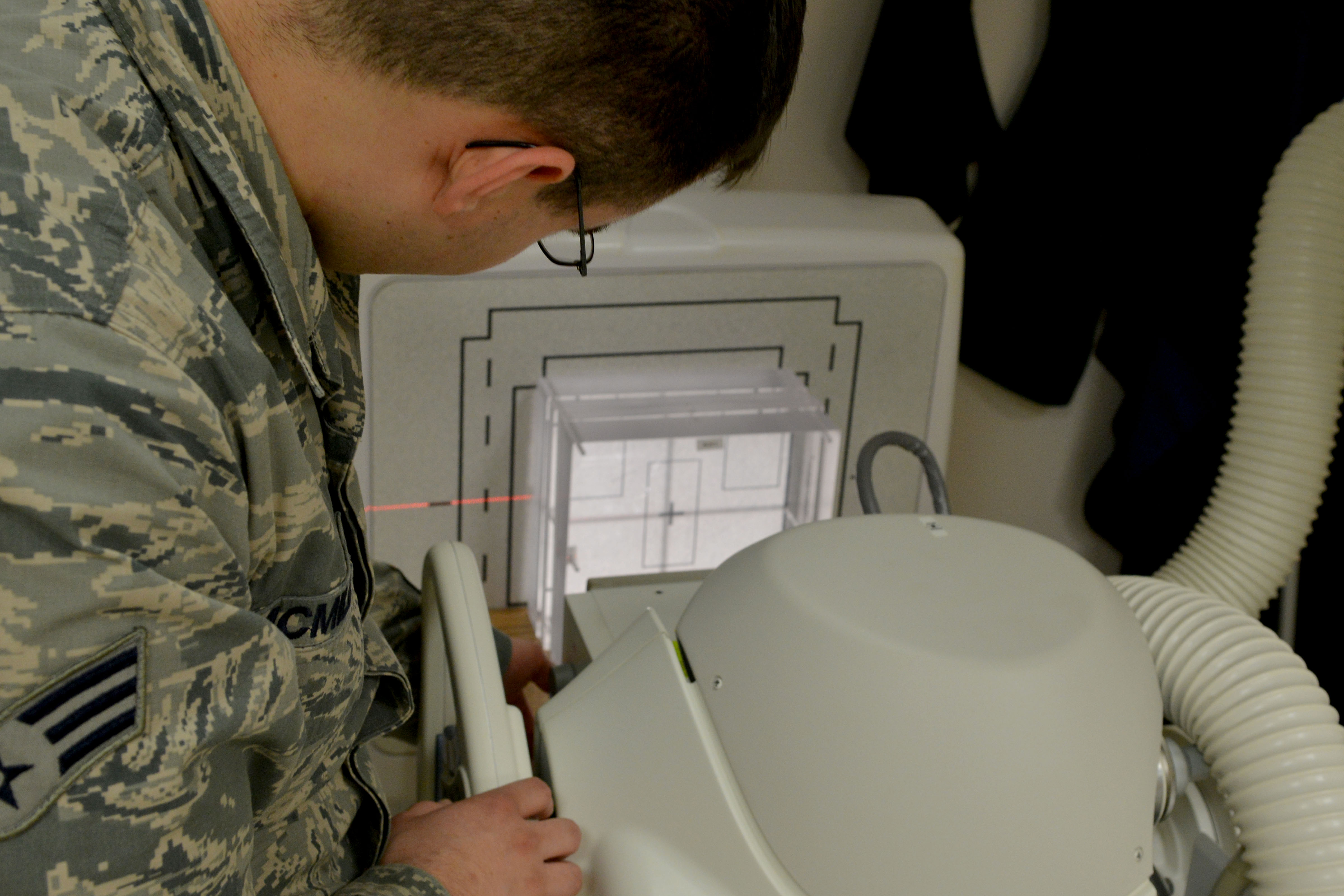 20th MDSS maintainers heal X-ray machine > Shaw Air Force Base ...