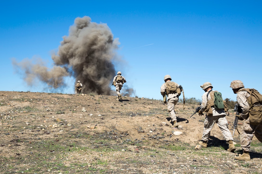 11th MEU Marines train with explosive ordnance