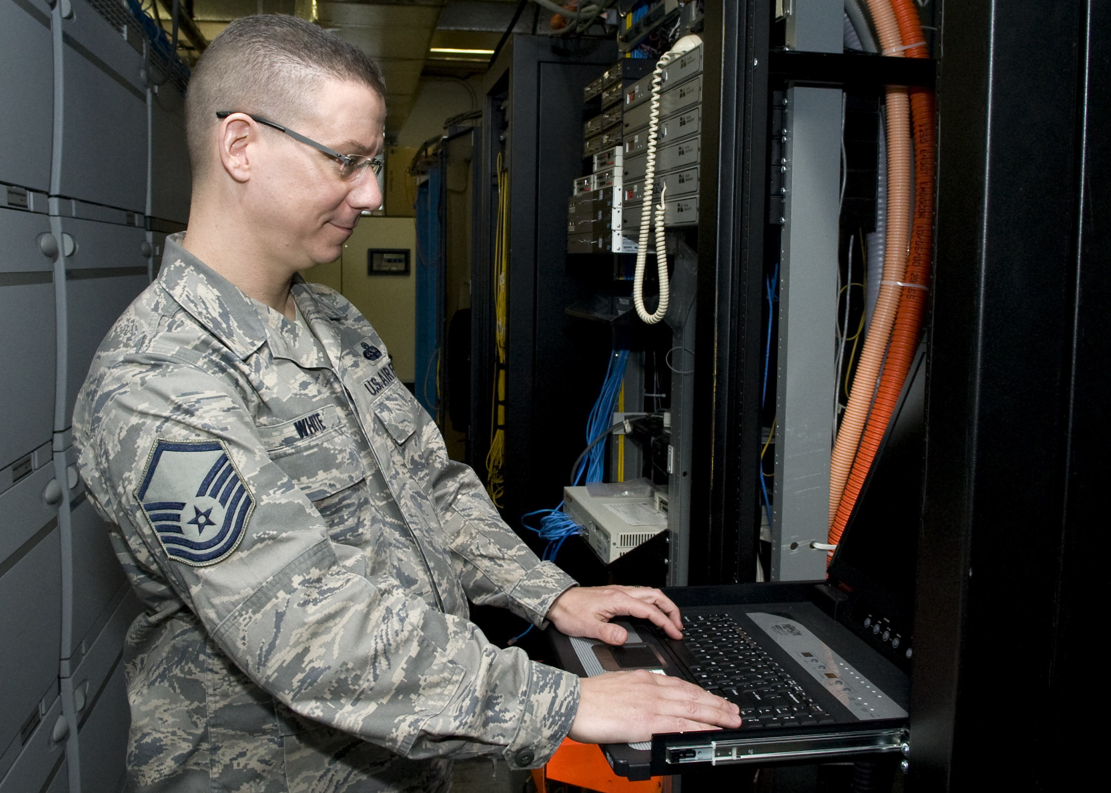 Team Dover Airman wins communications field’s highest award > Dover Air ...