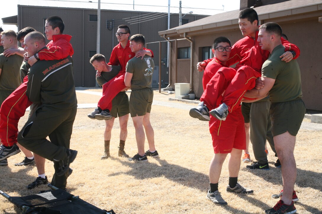 Republic of Korea, US Marines learn lifesaving skills