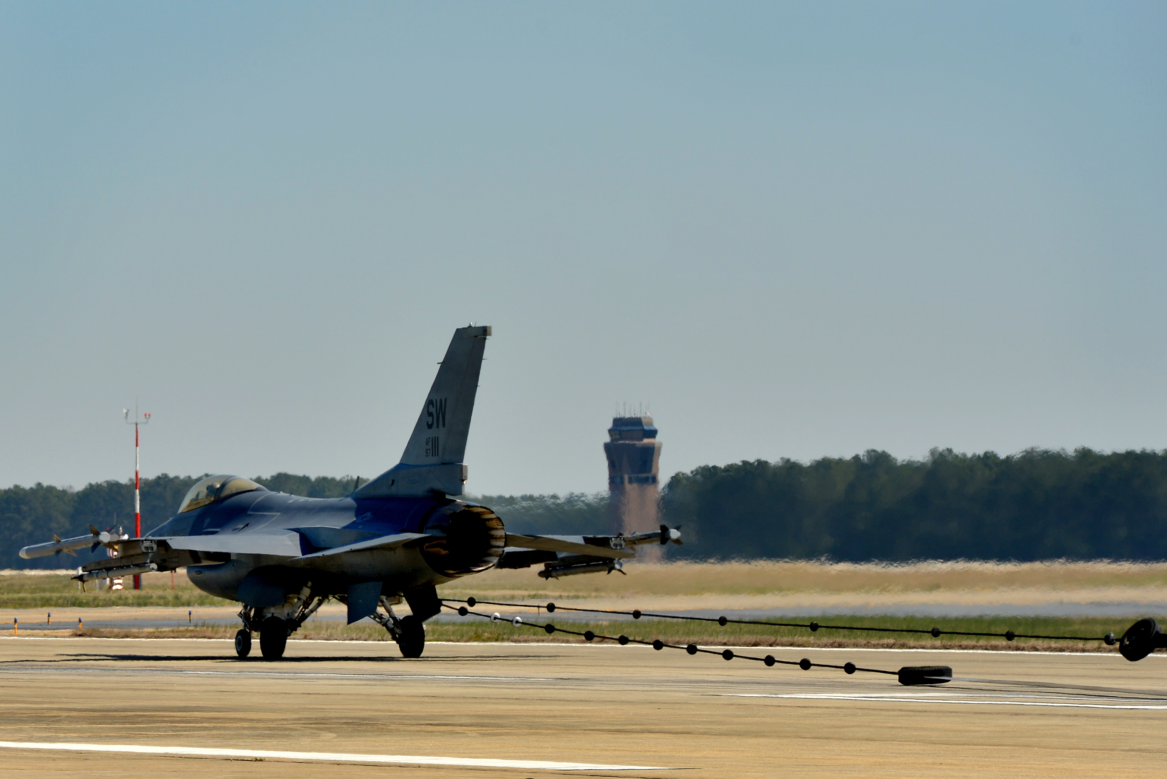 Arresting system proves vital to stopping jets in emergencies > Shaw ...