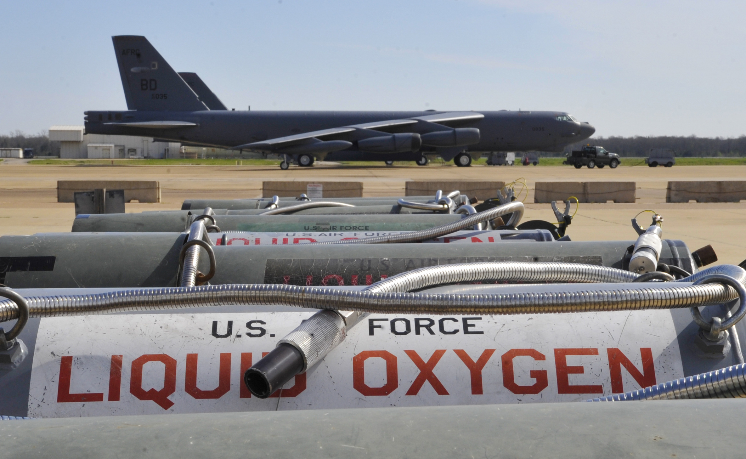 Electrical Airmen power the B-52 > Barksdale Air Force Base > Display