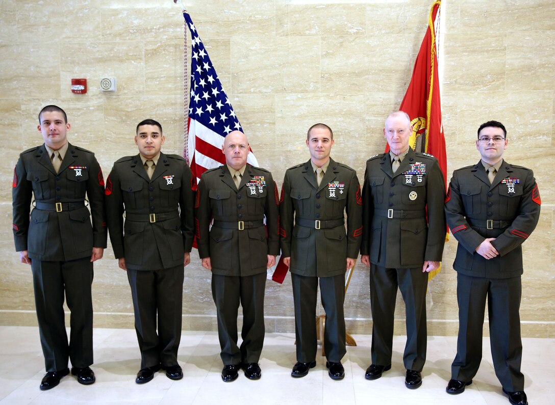 Lt. Gen. meets with Romanian military officals, U.S. Marines