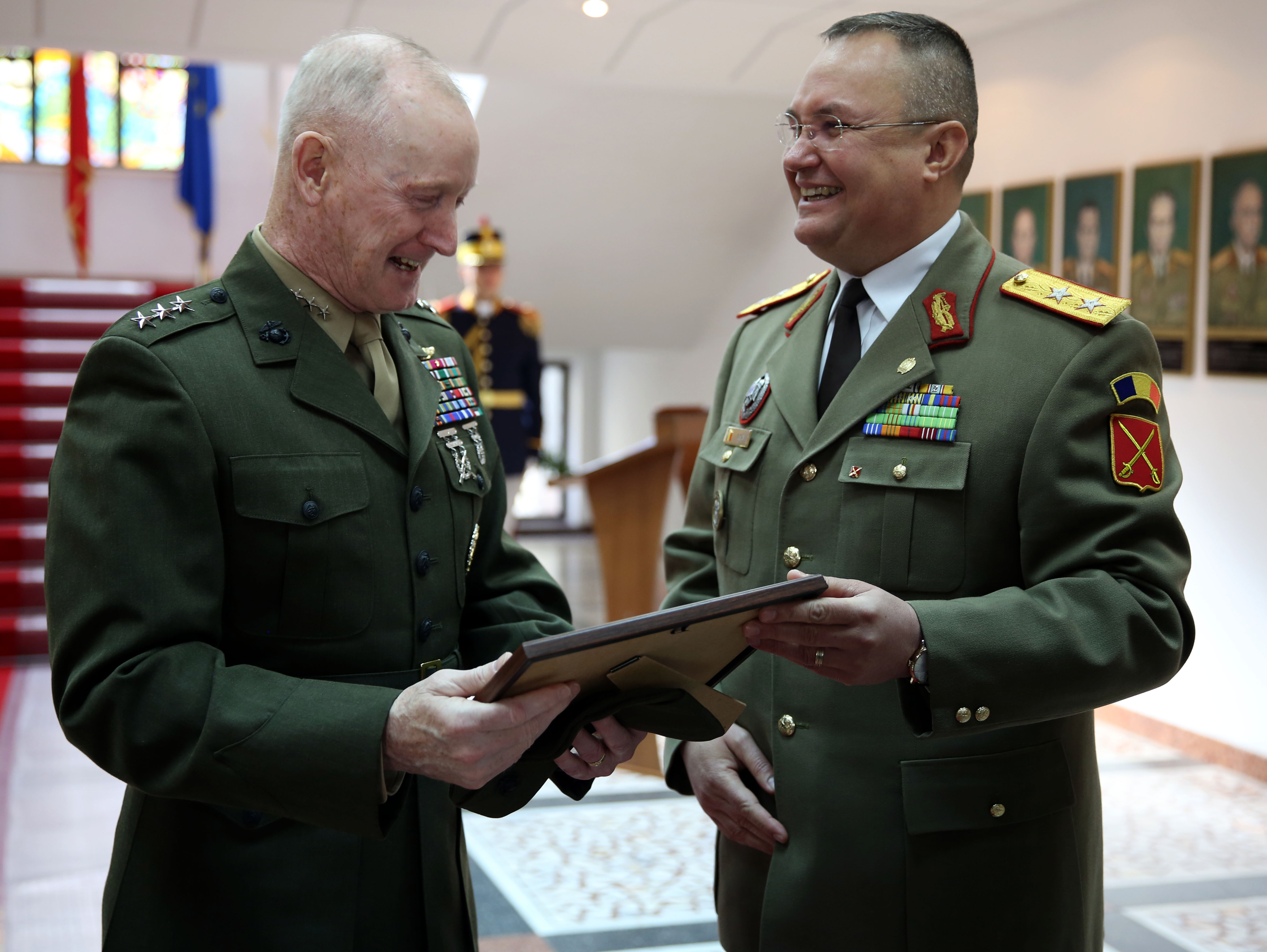 Lt. Gen. meets with Romanian military officals, U.S. Marines