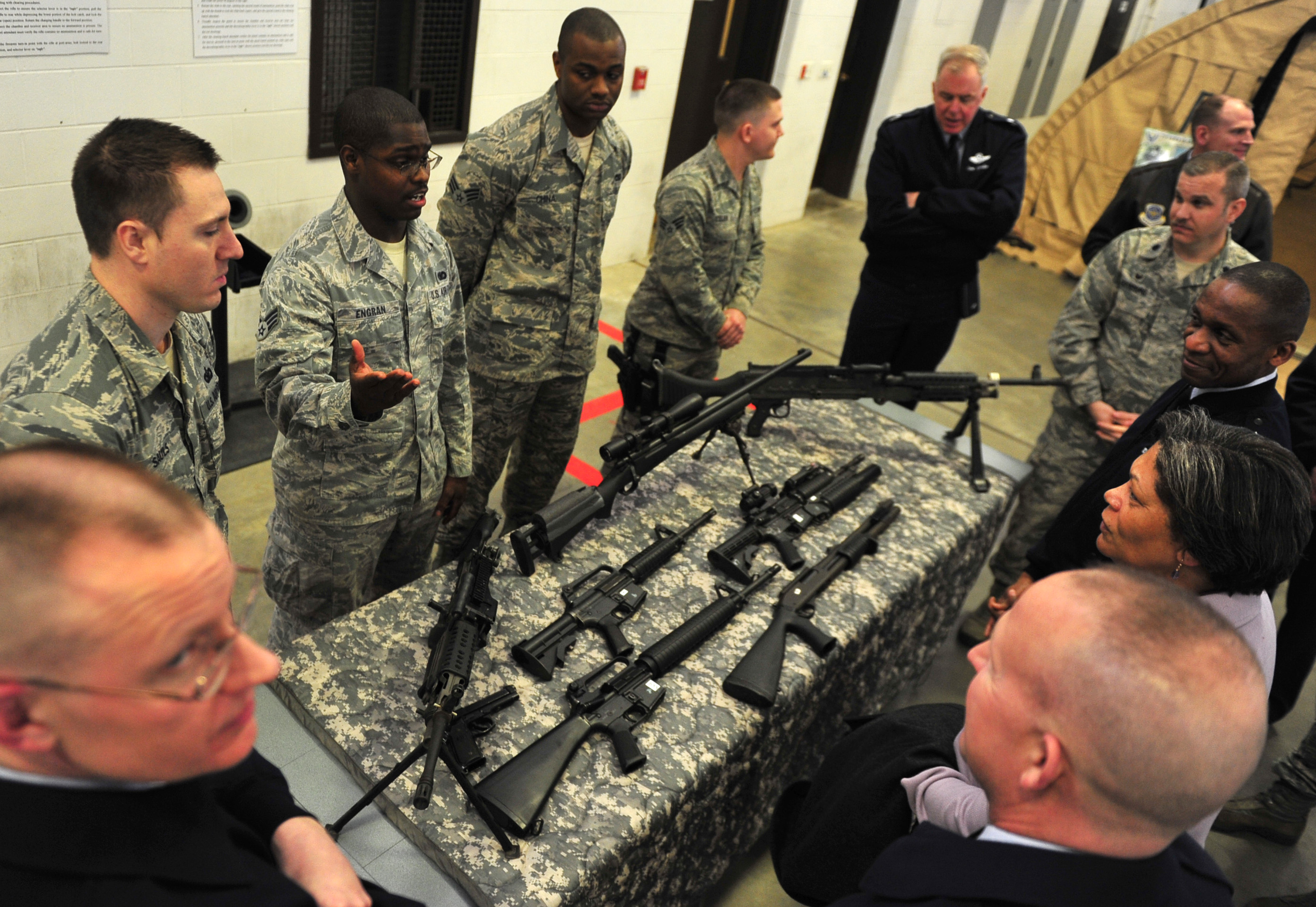 18th AF CC visits CRW > Air Mobility Command > Article Display