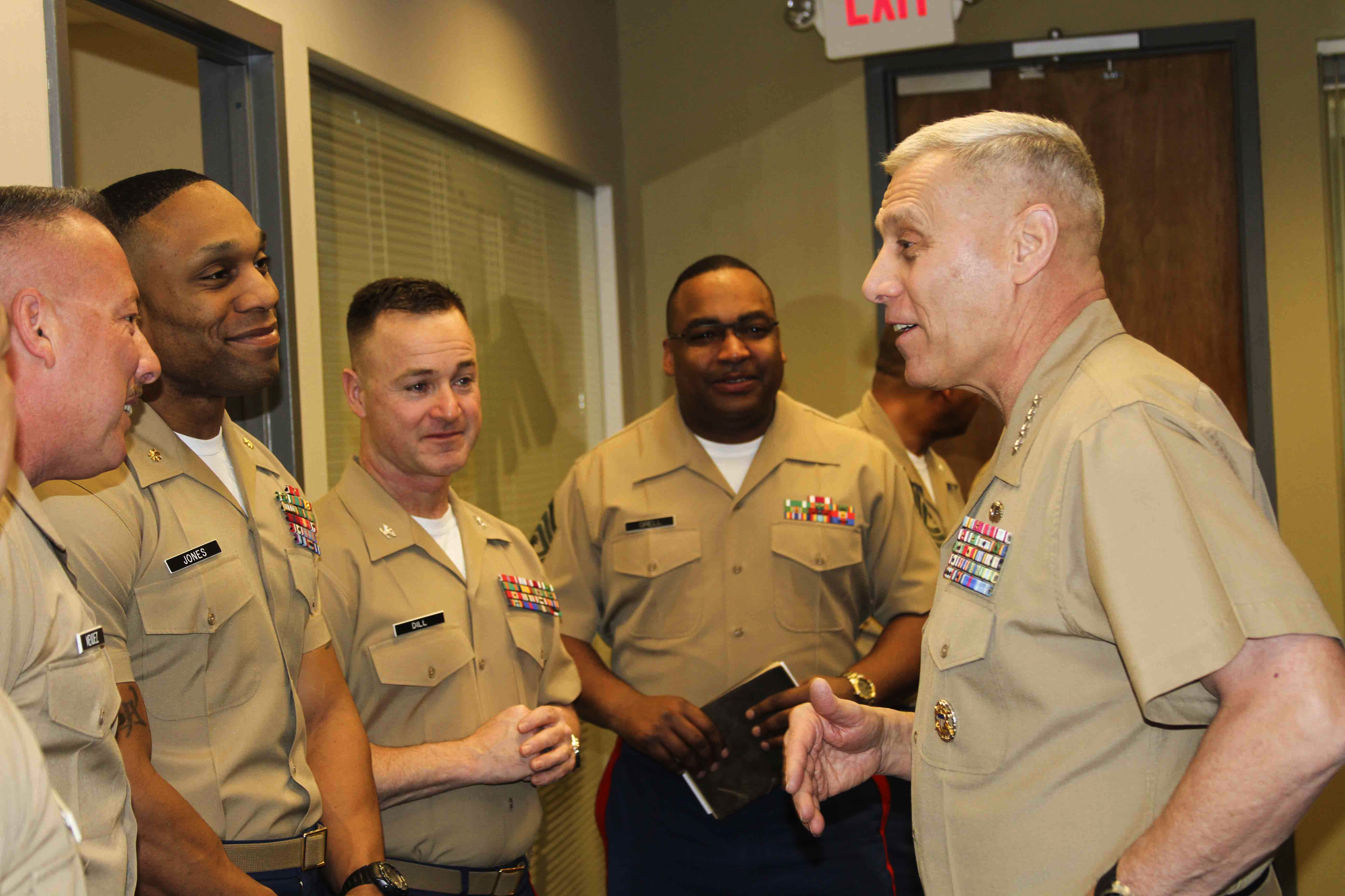 Assistant Commandant of the Marine Corps visits 1MCD