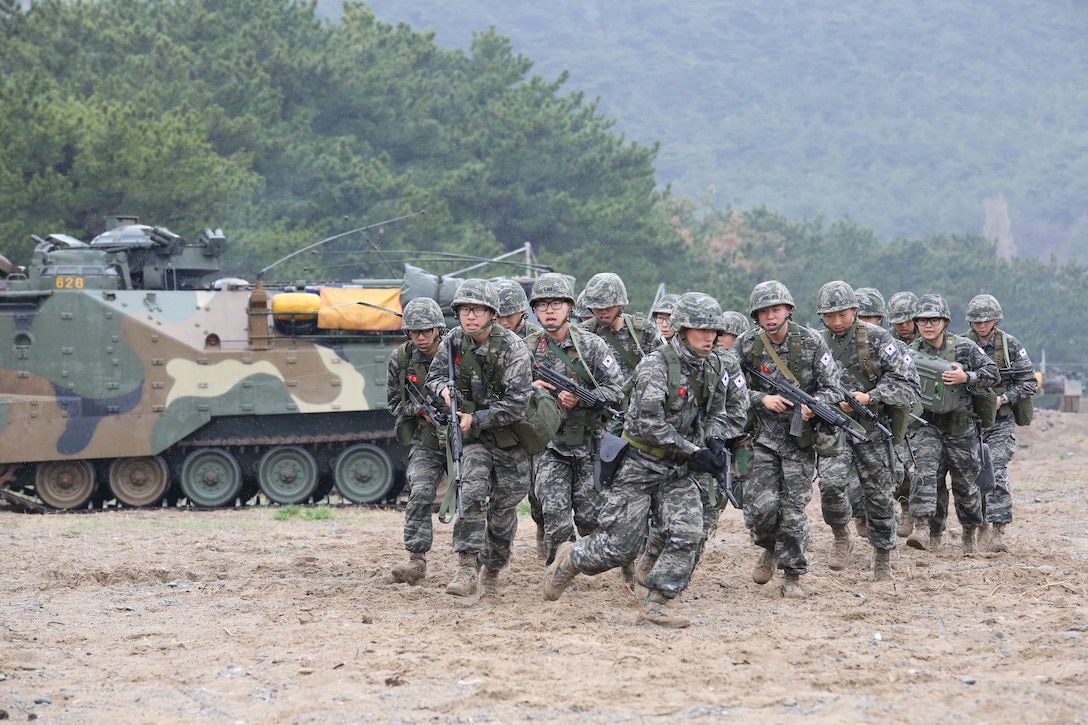 Republic of Korea Marines fully engage in Ssang Yong 14 rehearsal