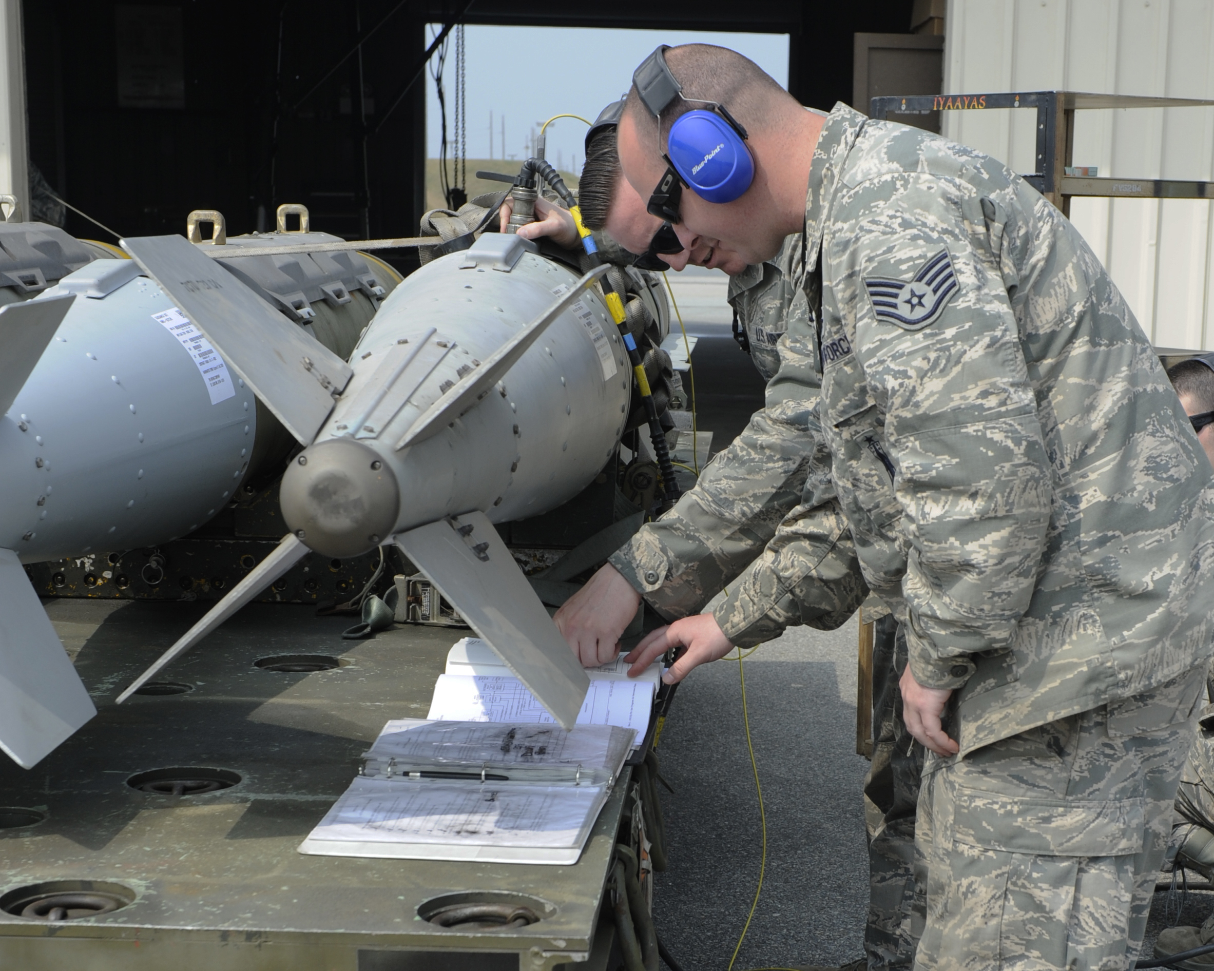 MUNS f’ammo’ly > Kunsan Air Base > Commentaries