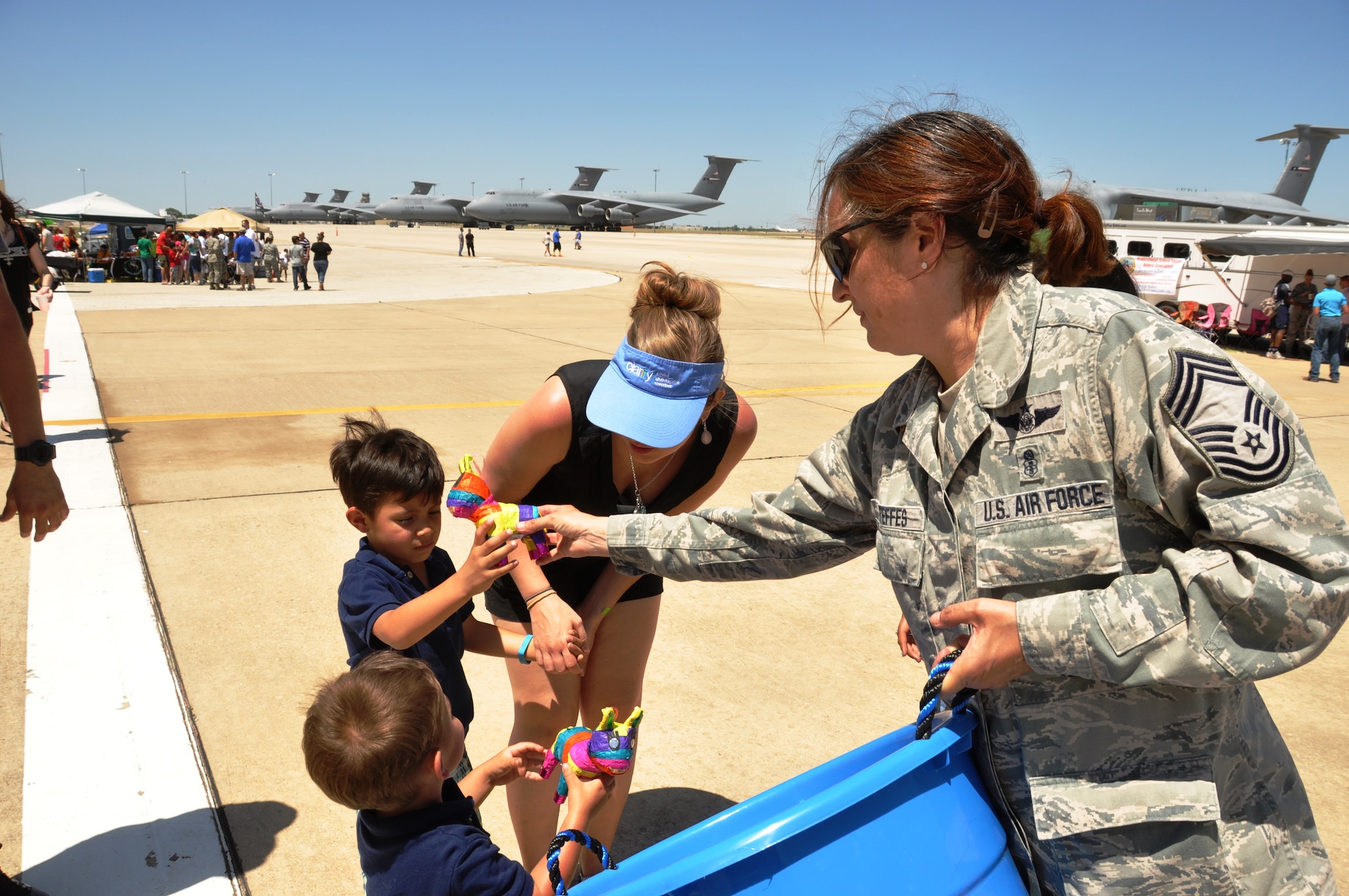 Alamo Wing Family Day huge success > 433rd Airlift Wing > Article Display