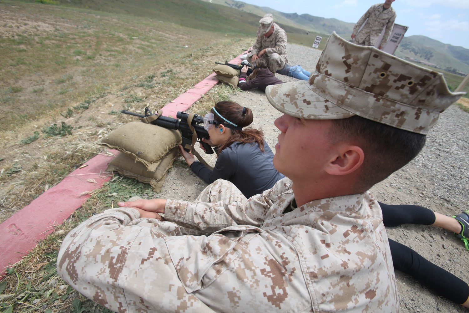 9th Communications Battalion helps spouses understand Marine life