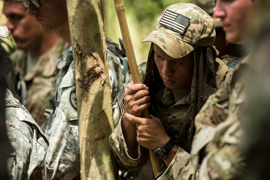 Australian and U.S. SOF learn to survive the Philippine Jungle
