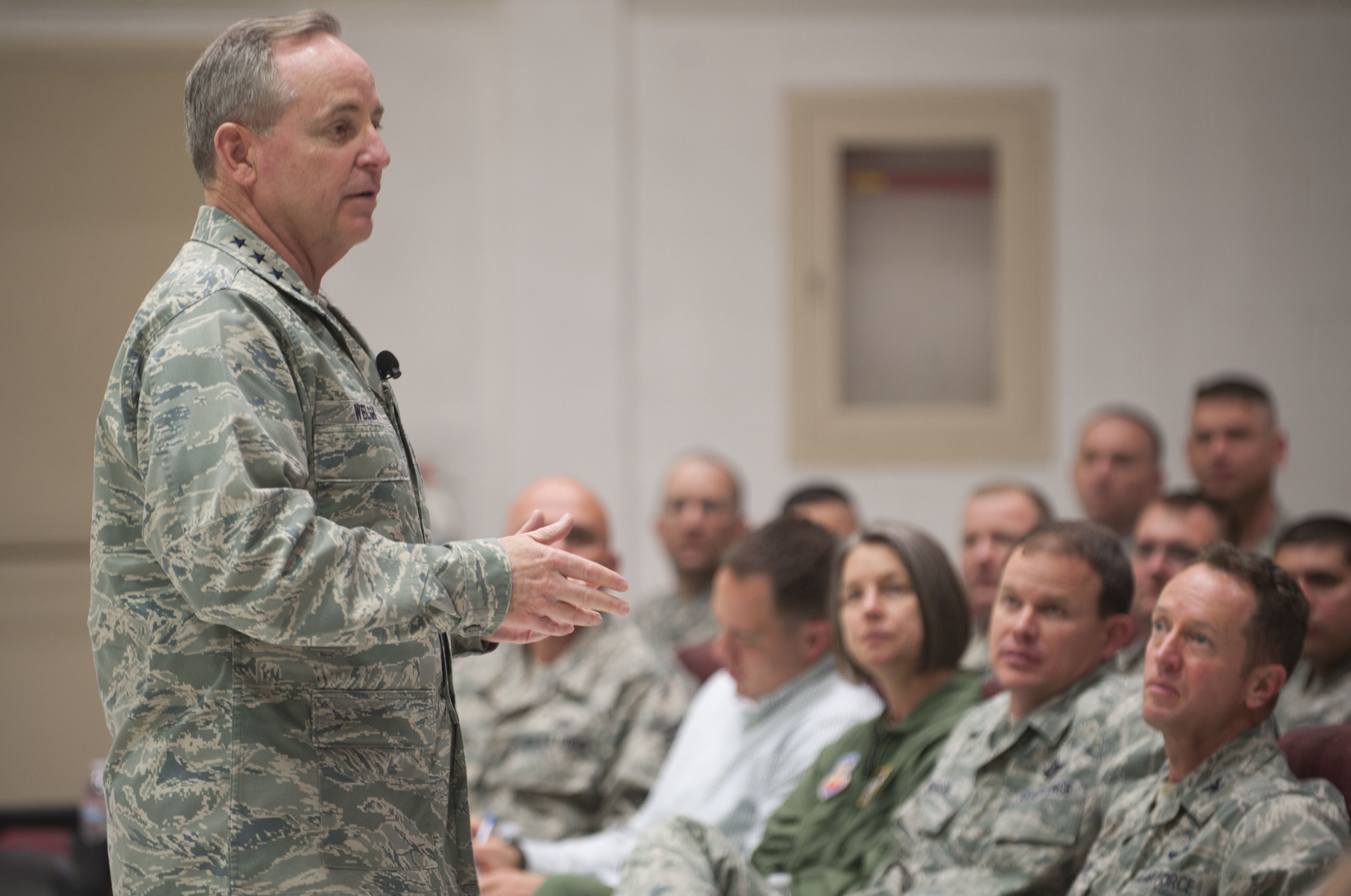 CSAF visits MHAFB > Mountain Home Air Force Base > News & Photos/Videos