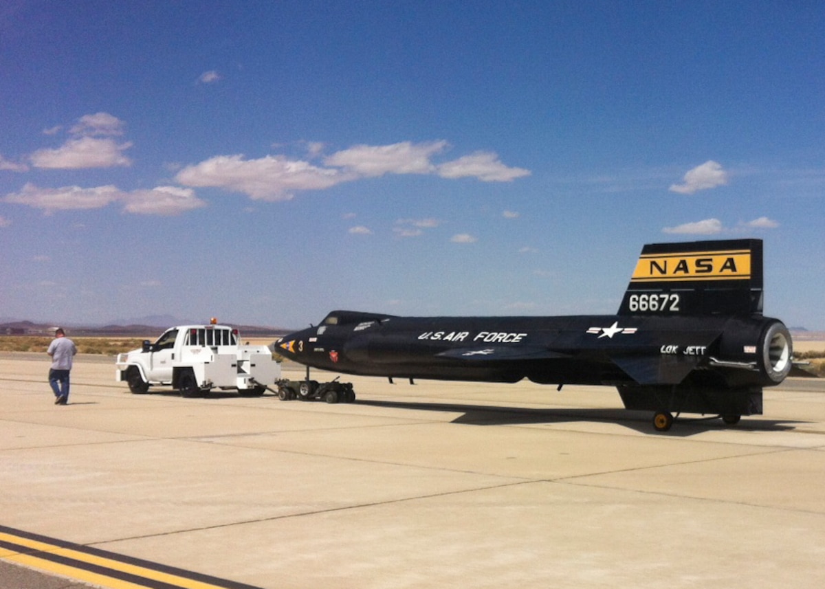 NASA celebrates new name for Flight Research Center > Edwards Air Force ...