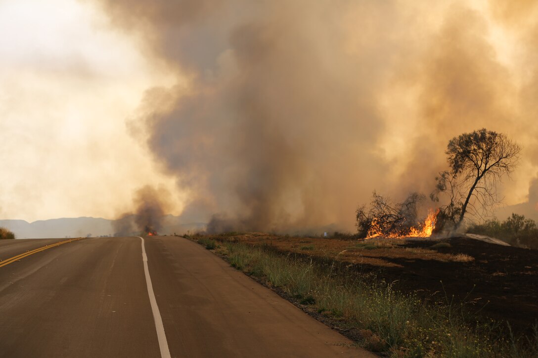 Tomahawk fire burns Pendleton and NWS Fallbrook