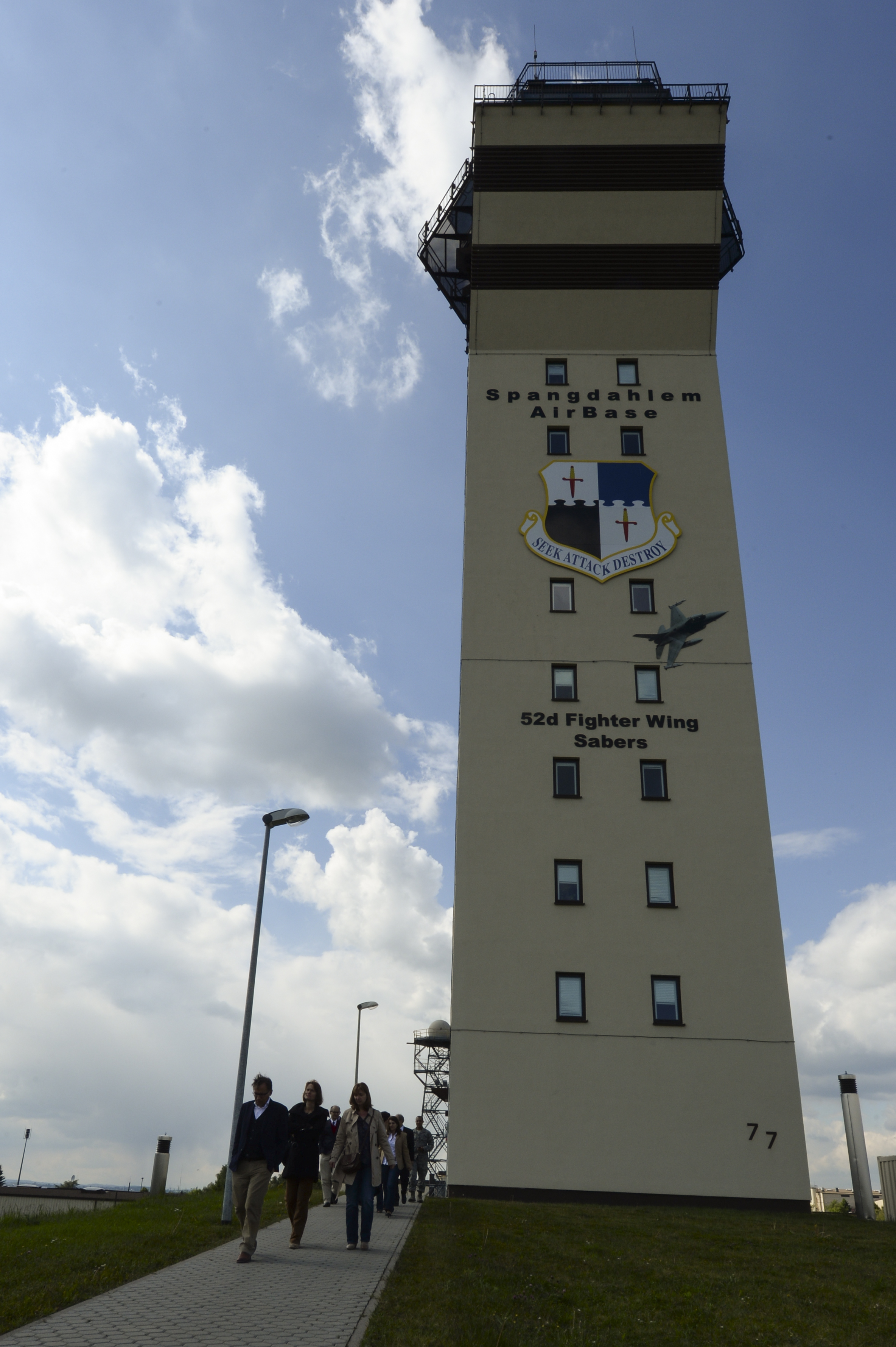 German medical providers tour base > Spangdahlem Air Base > Article Display