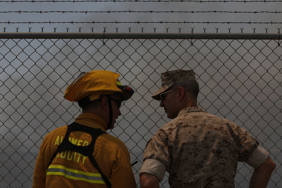 Commanding General shows appreciation for firefighting operations ...