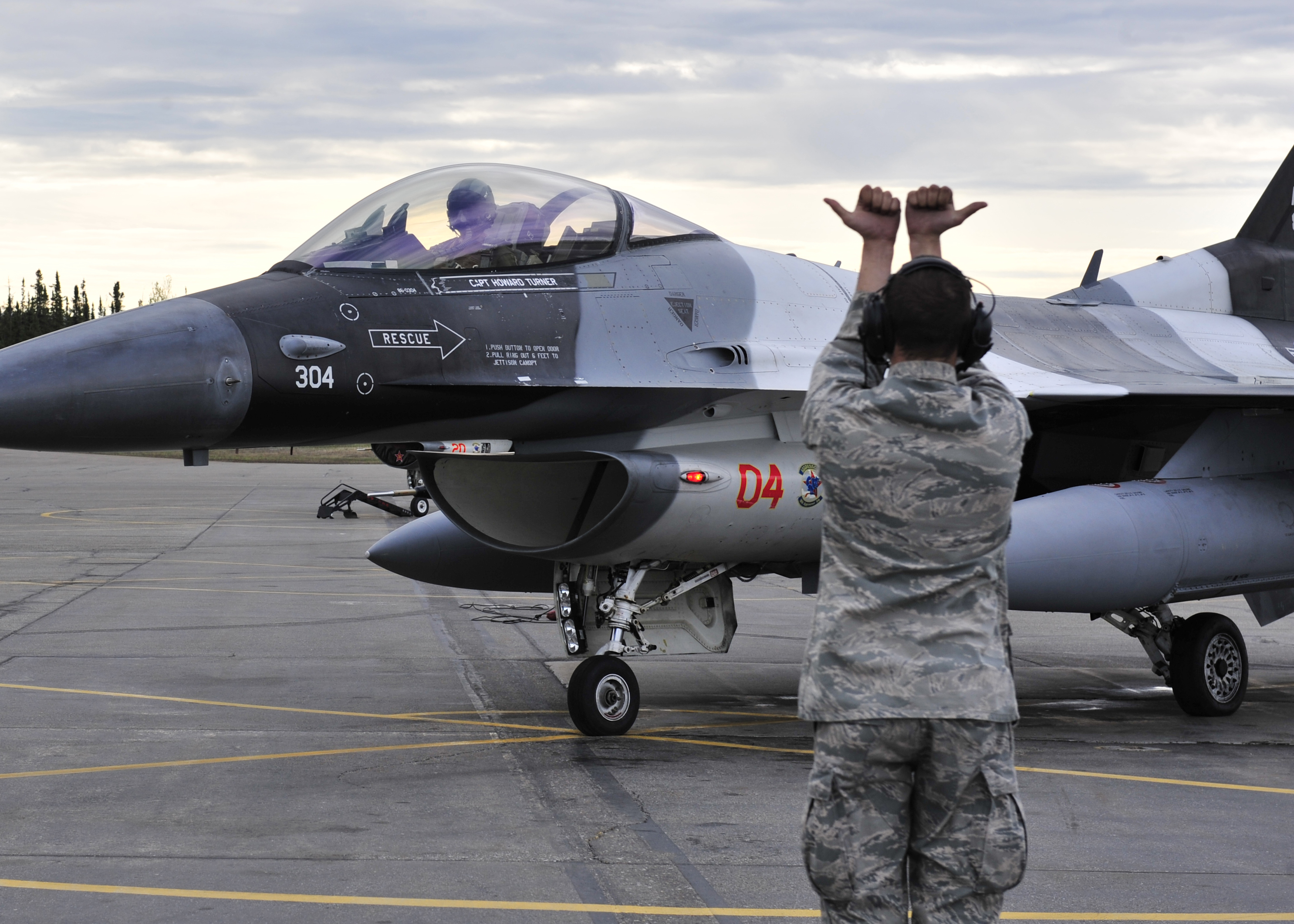 354th AMXS keeps 18th AGRS flying during RF-A 14-1 > Pacific Air Forces ...