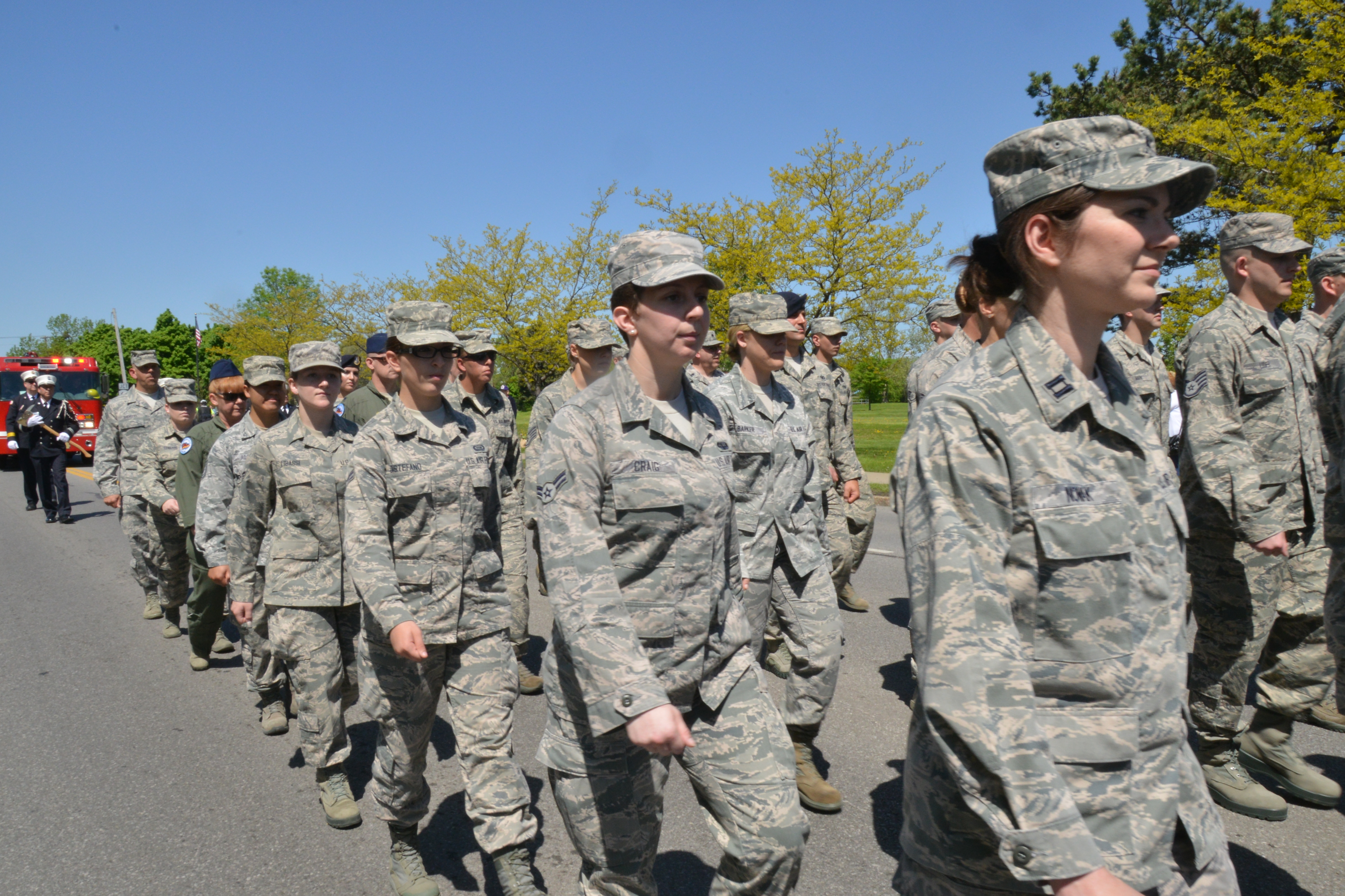 Guard Airmen participate during Memorial Day parade > Air National ...