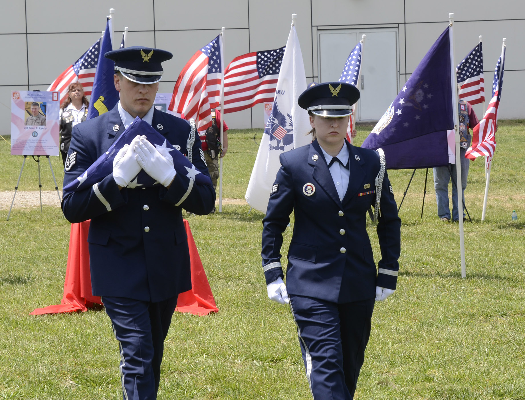 Flag fold