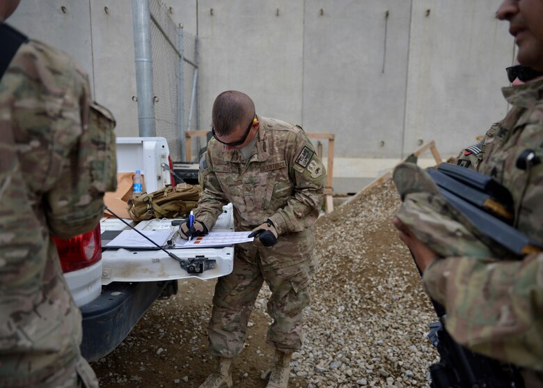 Combat arms instructors train expeditionary Airmen > U.S. Air Forces ...